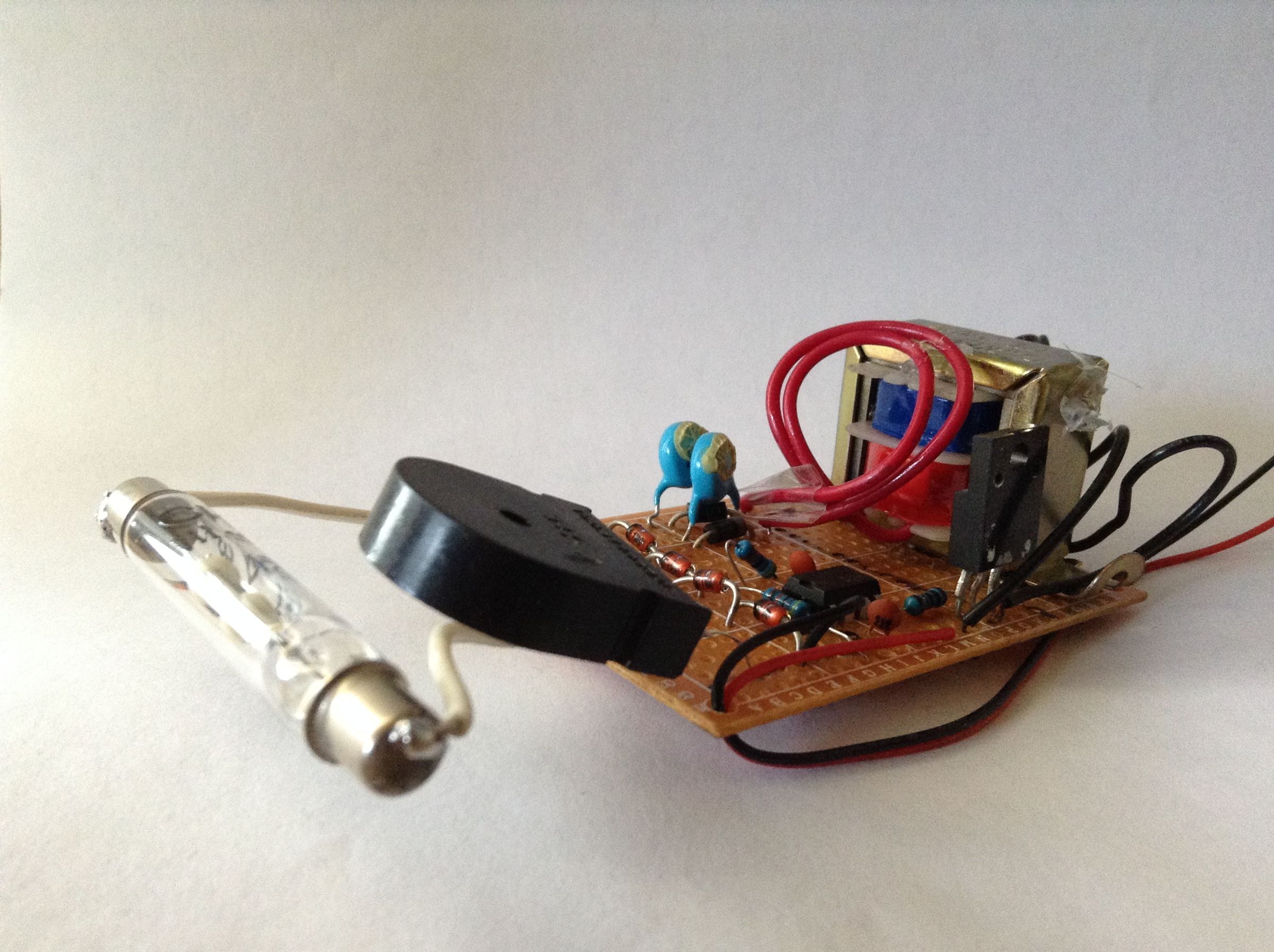 Simplest Geiger Counter : 7 Steps (with Pictures) - Instructables