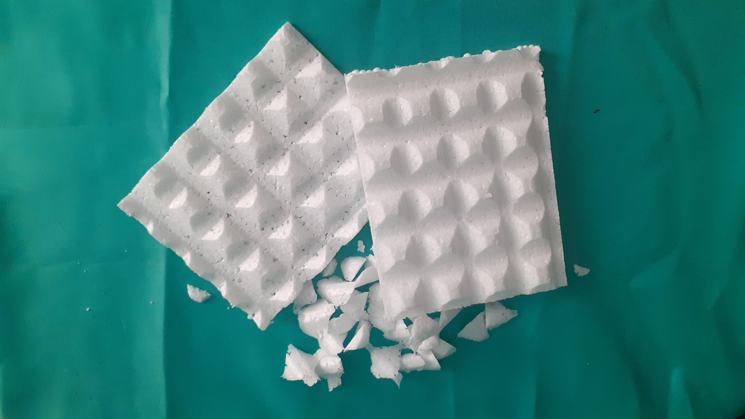 Protecting Delicate Items With Sinusoidal Polystyrene Cutouts With ...