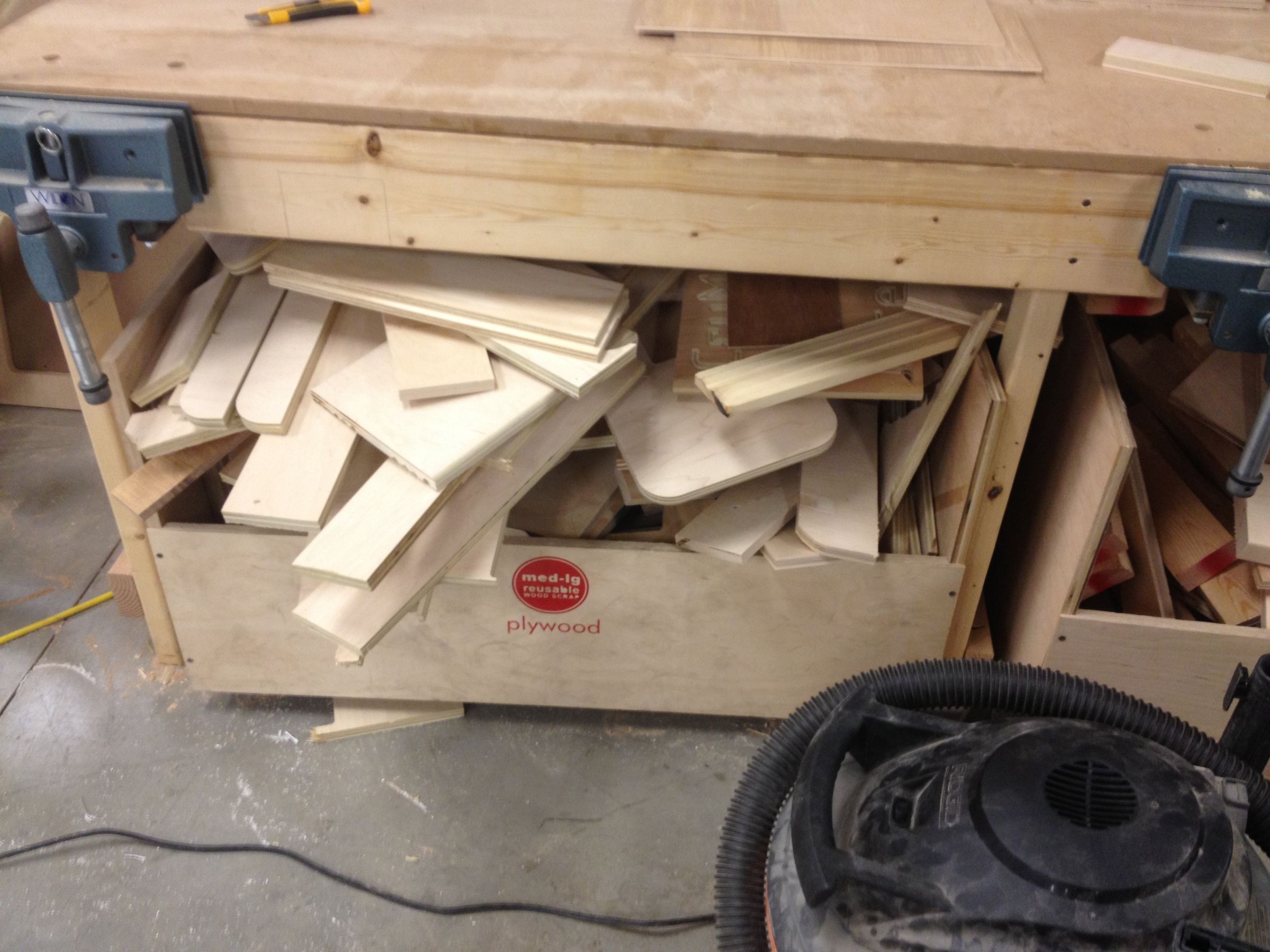 Simple Shoe Rack Free From Techshop Scaps : 4 Steps - Instructables