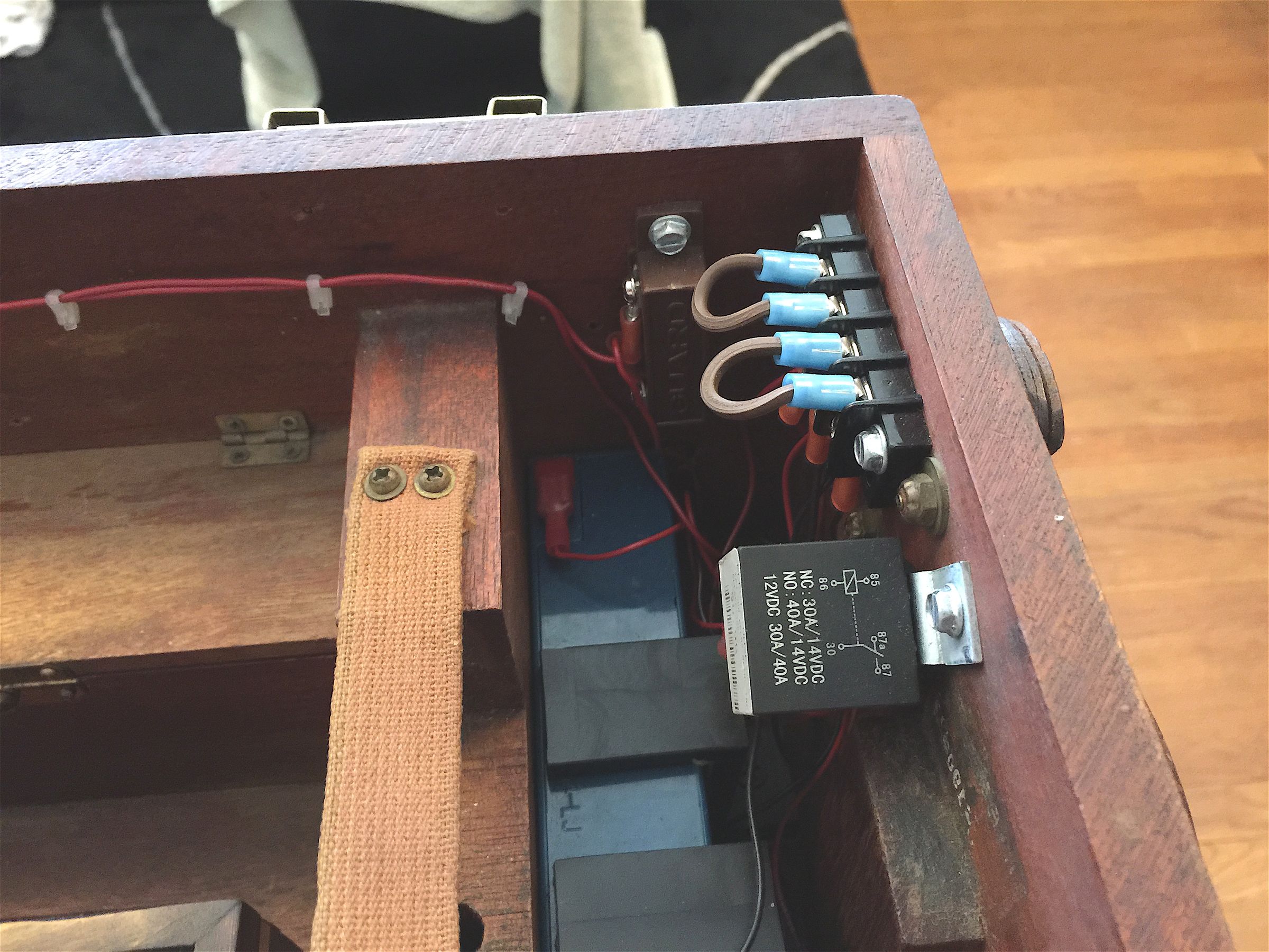 The Christmas Box II : 12 Steps (with Pictures) - Instructables