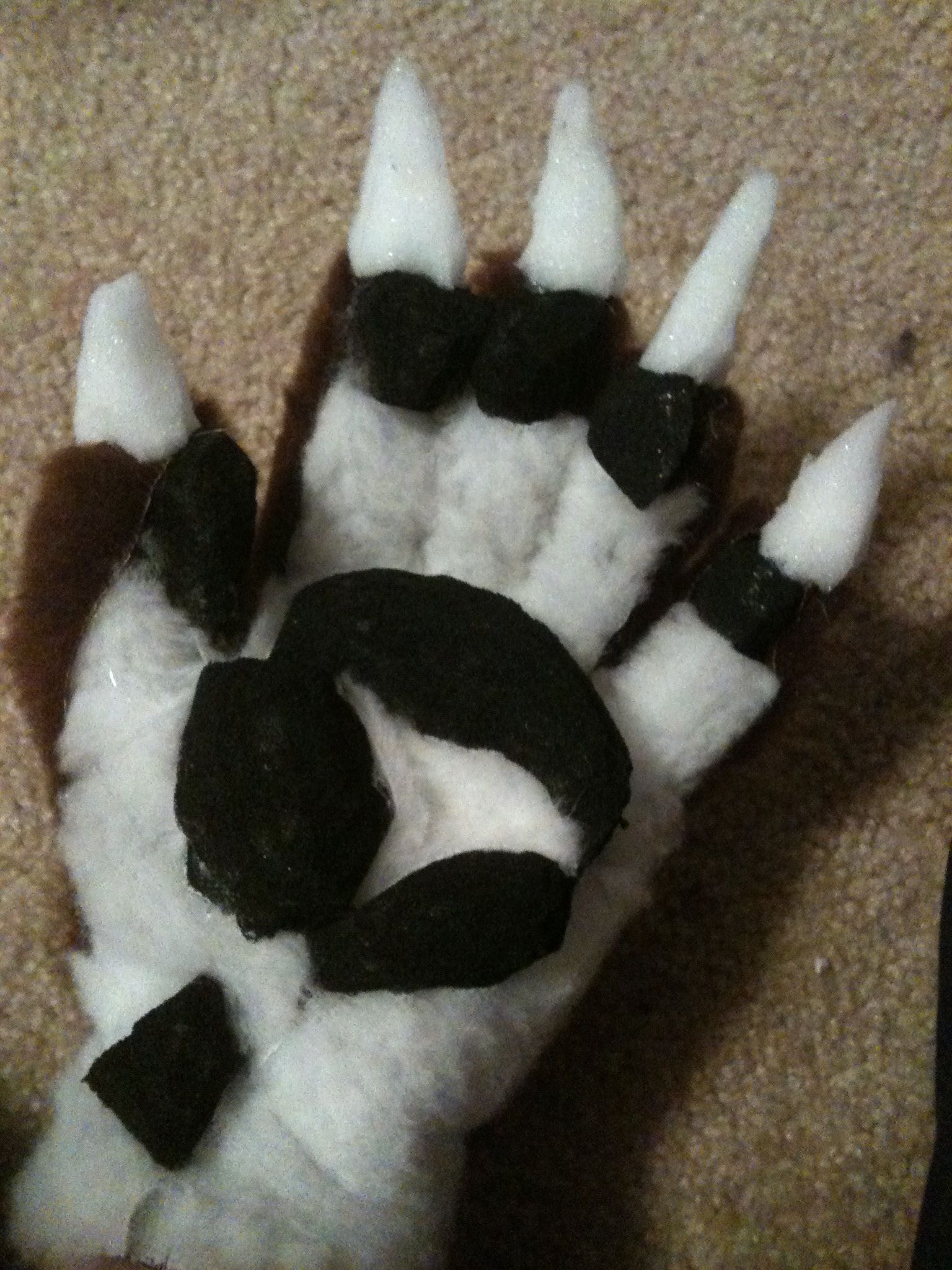 Werewolf Paws (Front) : 5 Steps - Instructables