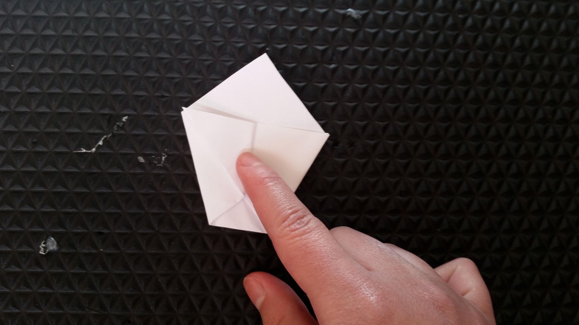 How to Make a Paper Worm Slinky : 5 Steps - Instructables