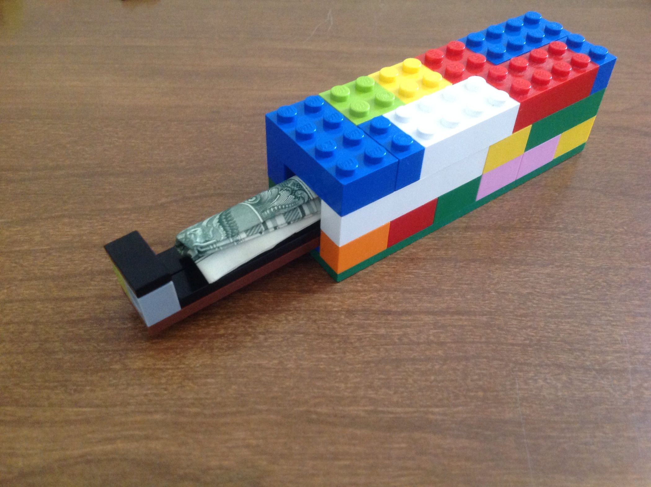 Lego Emergency Money Safe : 8 Steps - Instructables