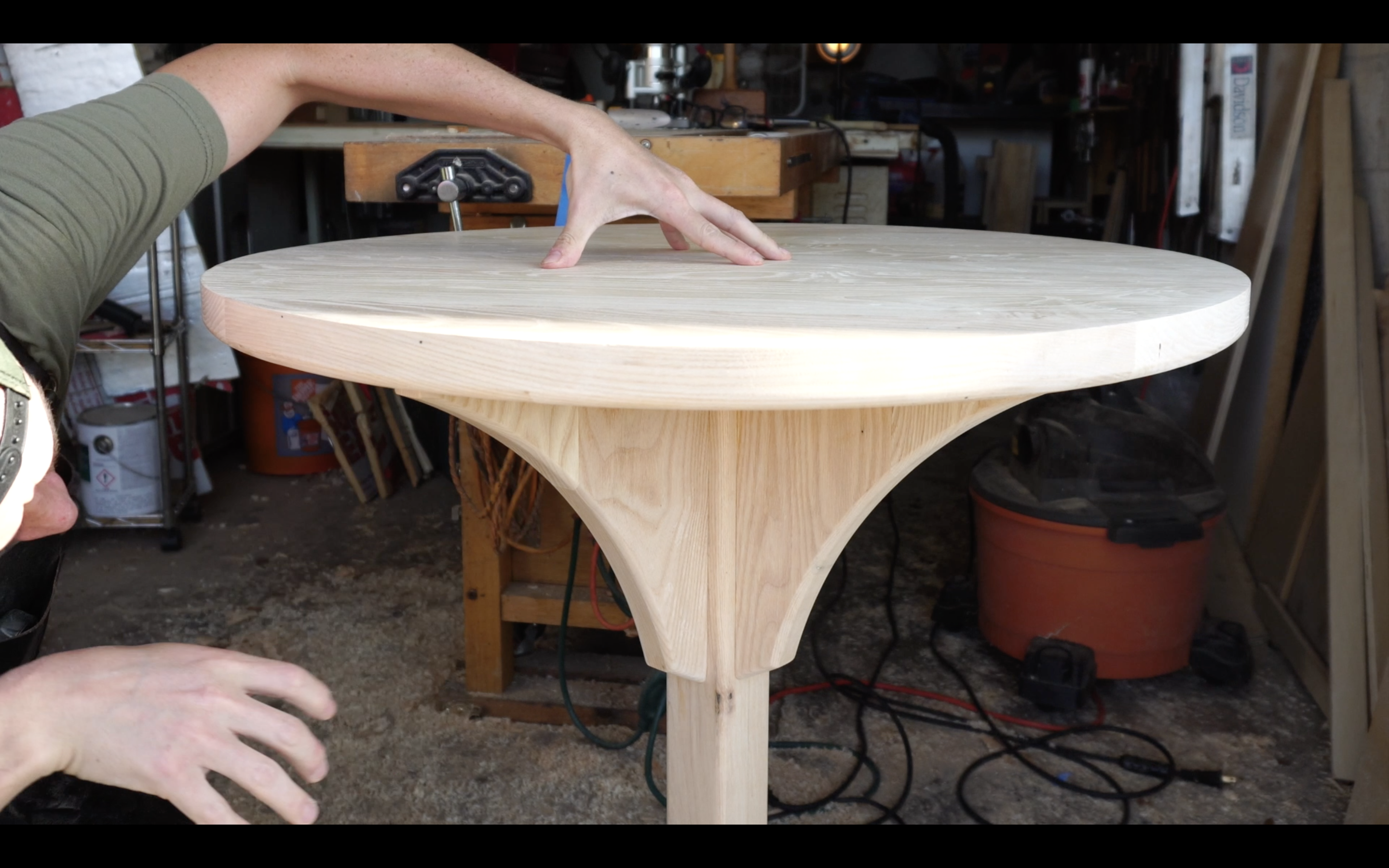 Modern Cafe Table - Small Round Table : 7 Steps (with Pictures ...
