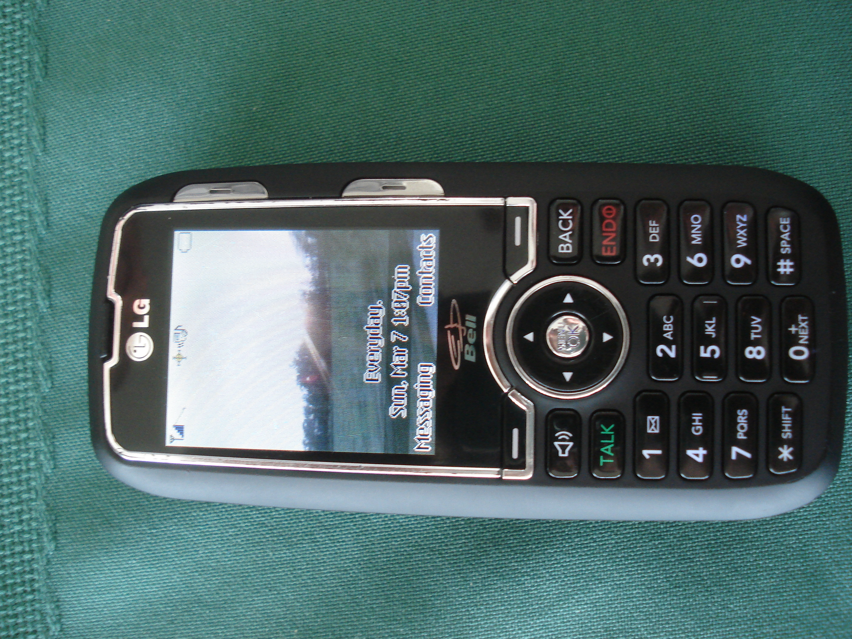 LG Rumor UX260 LCD Replacement : 10 Steps - Instructables