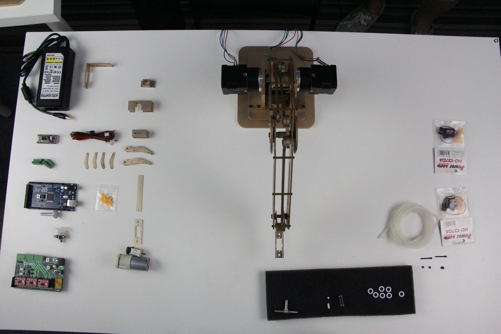 A Multi-controlled High Precision Desktop Robotic Arm : 7 Steps ...