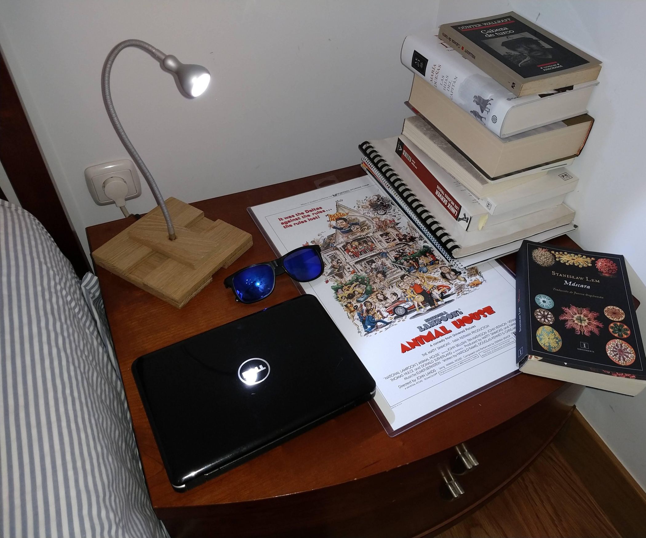 Ultrasimple Wooden Desk Lamp! : 5 Steps (with Pictures) - Instructables