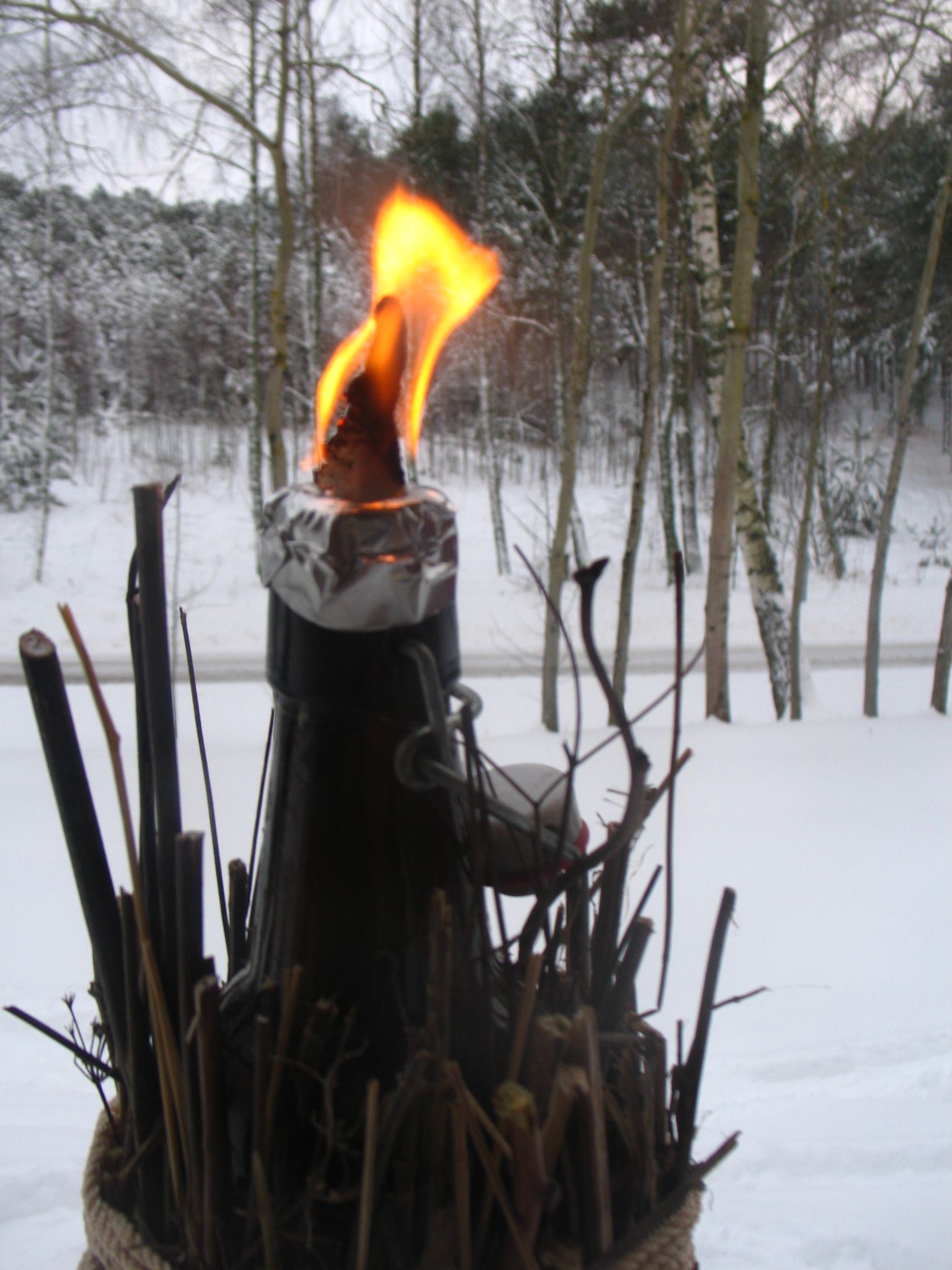 Tiki-torches for Everyone! : 9 Steps (with Pictures) - Instructables