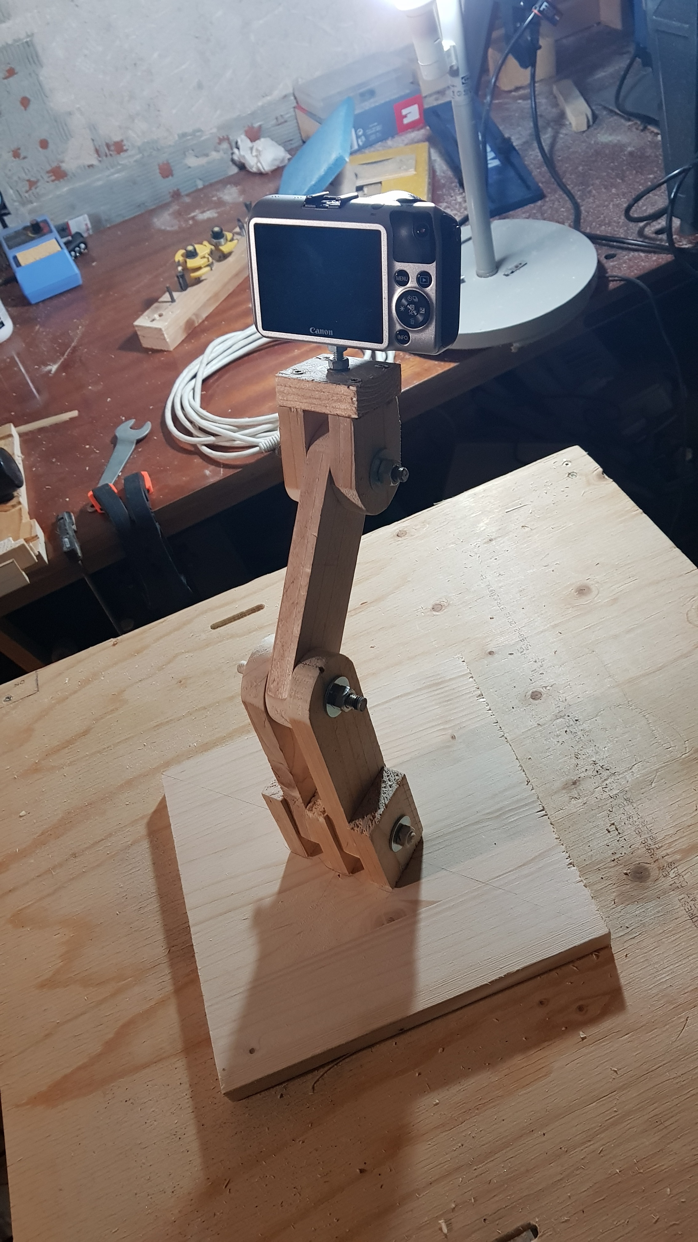 Cheap Wooden Cam Holder : 4 Steps - Instructables