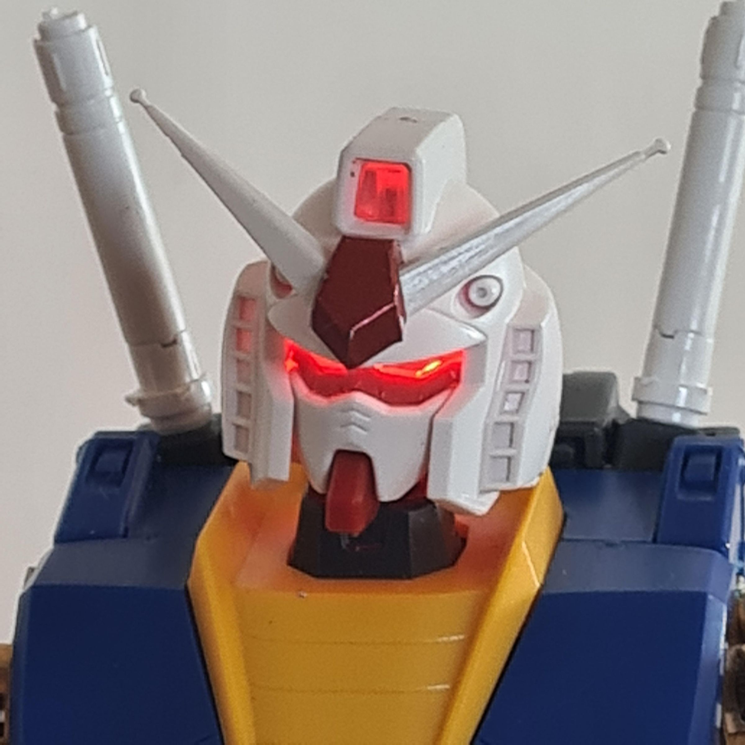 Gundam RX-78-2 Arduino : 10 Steps - Instructables