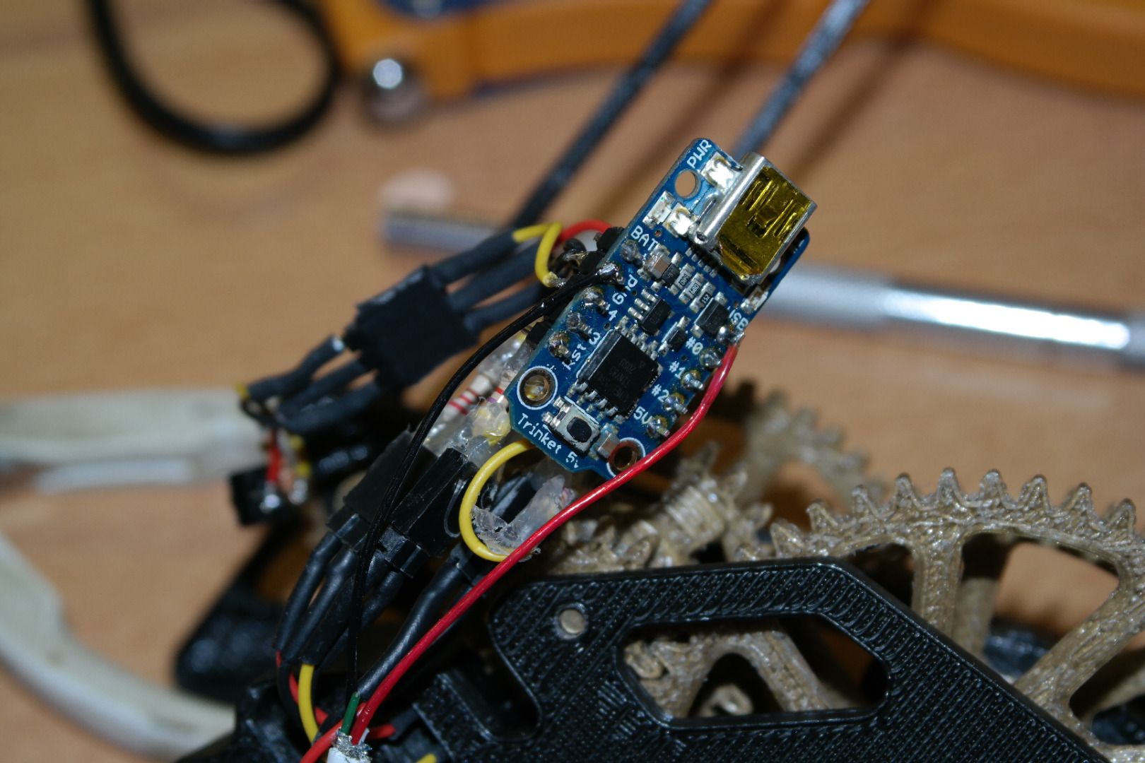 Hand in Hand Skeleton Clock : 11 Steps (with Pictures) - Instructables