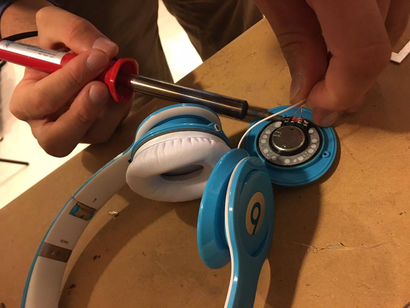 How to Repair a Pair of Beats by Dr. Dre Headphones With a Broken ...