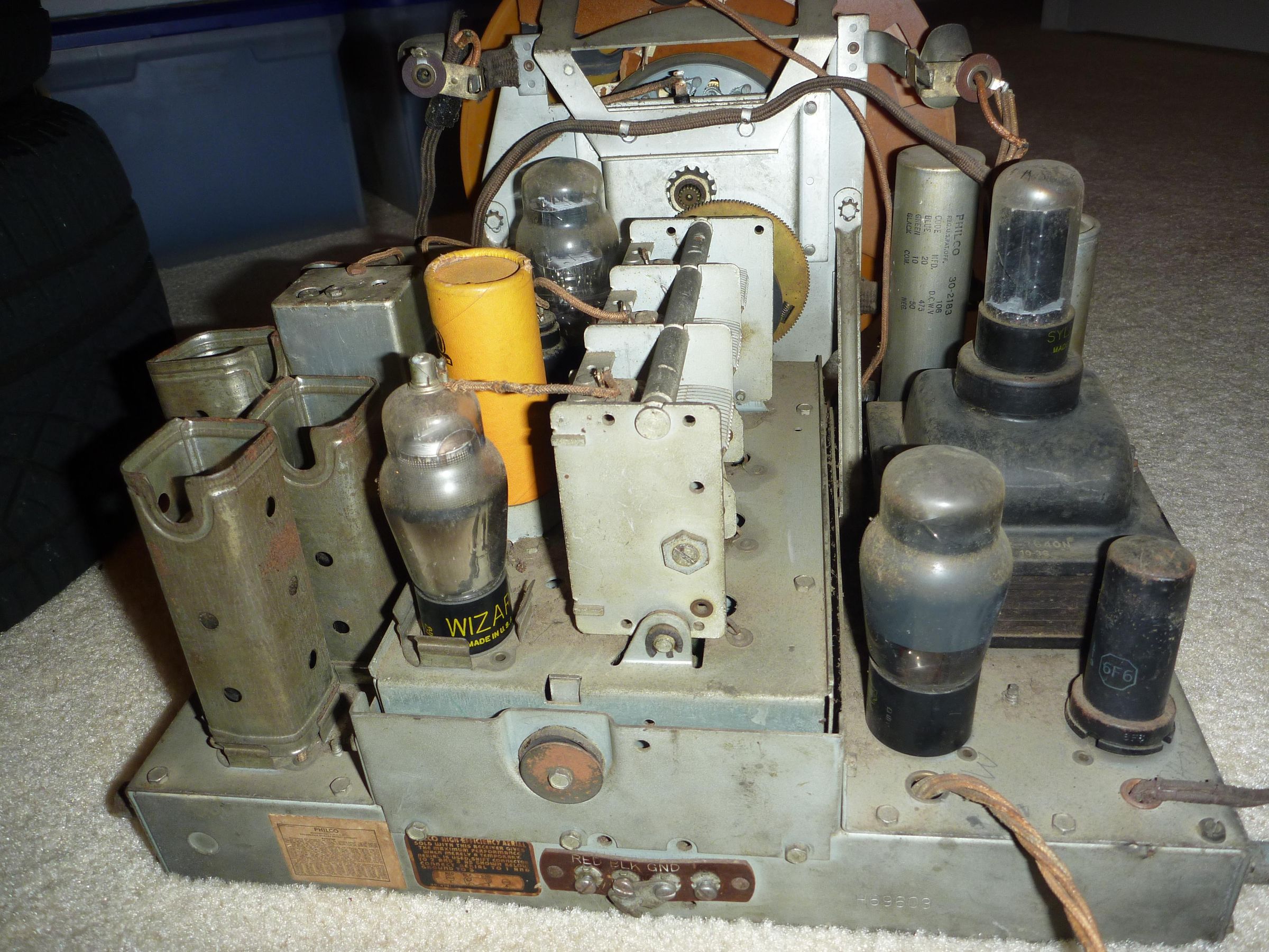 Retro Radio With a Hidden Secret! Old School Style With New School ...