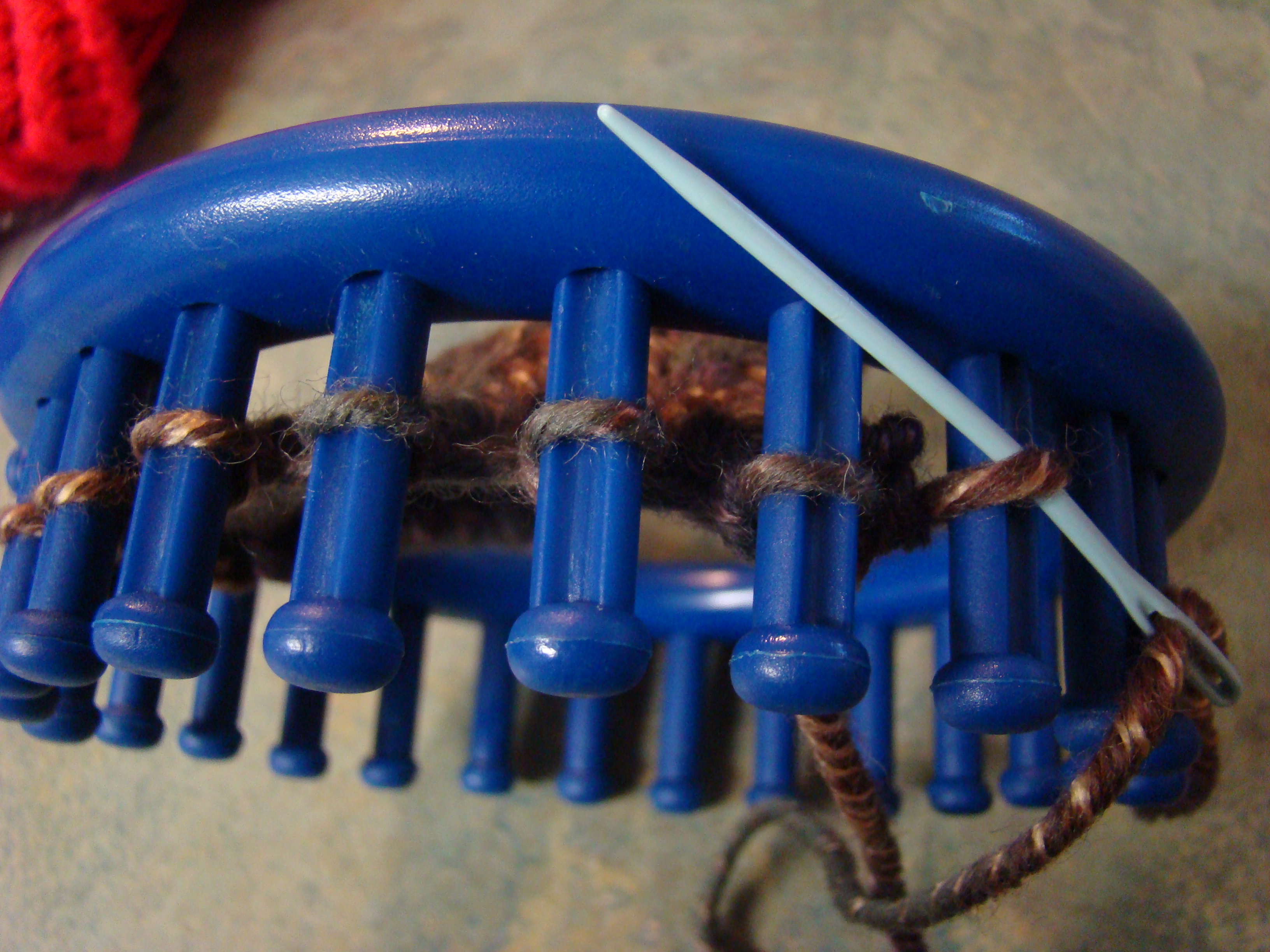 How to Make Warm Mittens Using a Round Loom : 22 Steps - Instructables