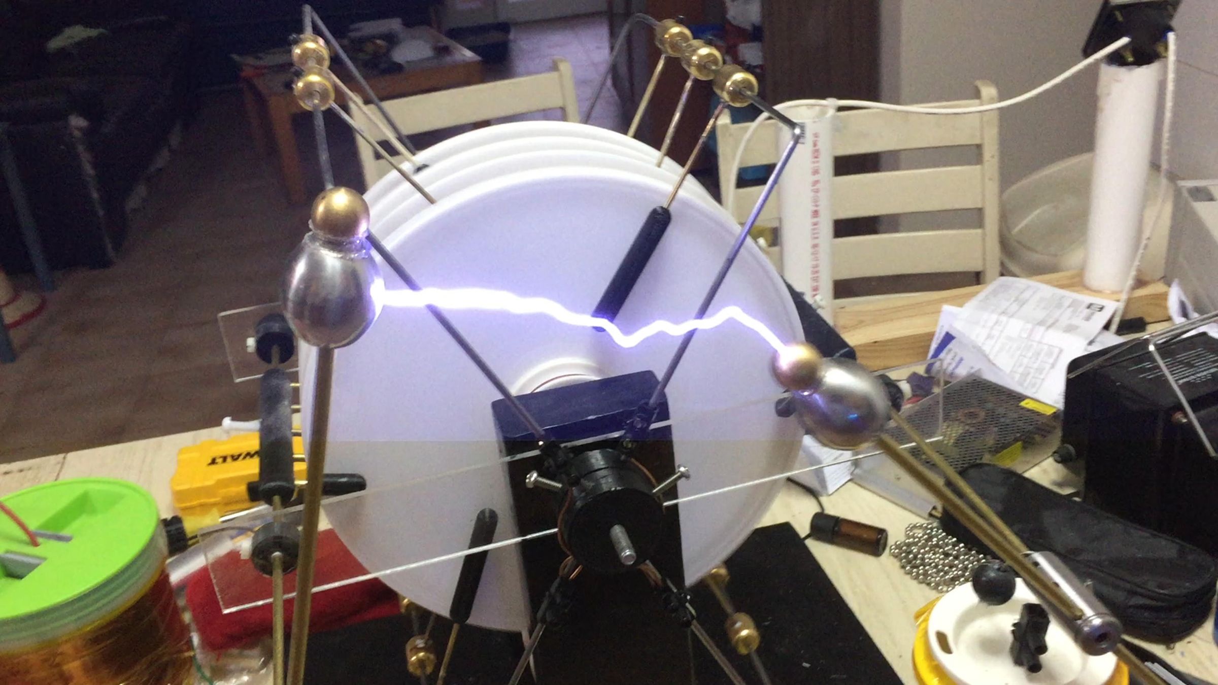 How to Build a 30 Kilovolt Wimshurst Machine! : 25 Steps (with Pictures ...