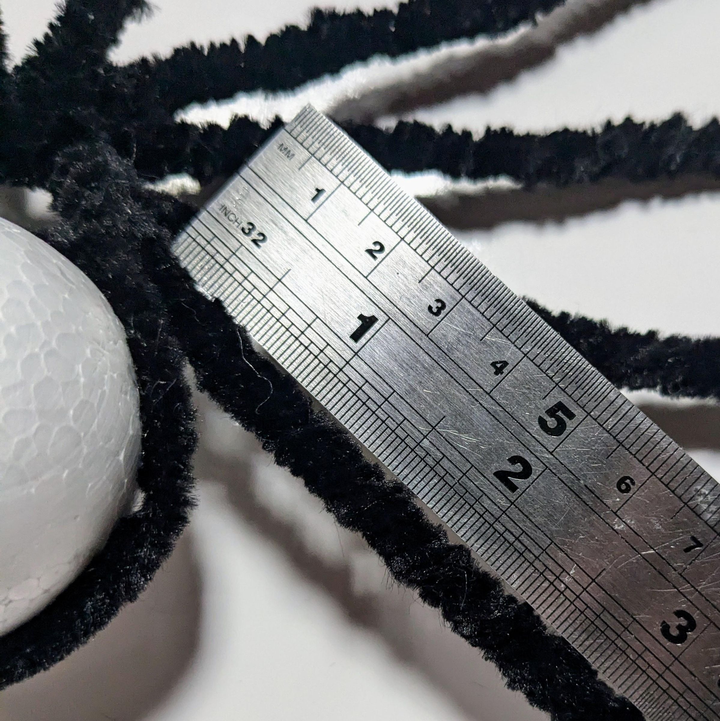 DIY Spooky Pipe-cleaner Spiders : 21 Steps (with Pictures) - Instructables