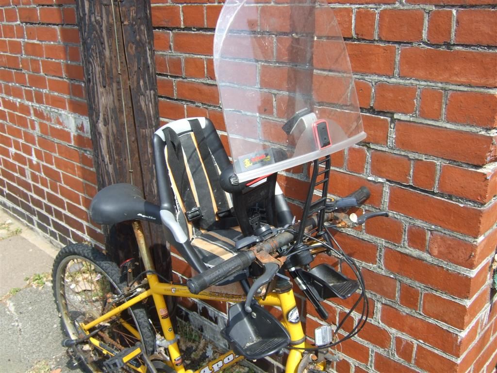 How to Attach a Bobike Mini Windscreen to a Mountain Bike's Handlebars ...