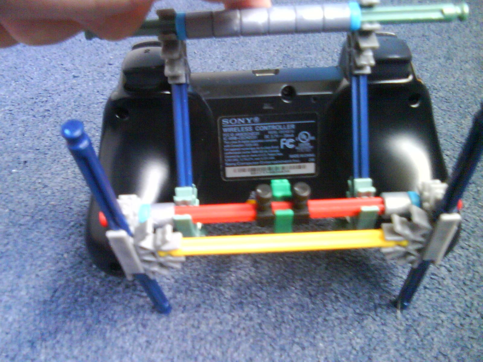 Knex PS3 Controller Stand - Instructables
