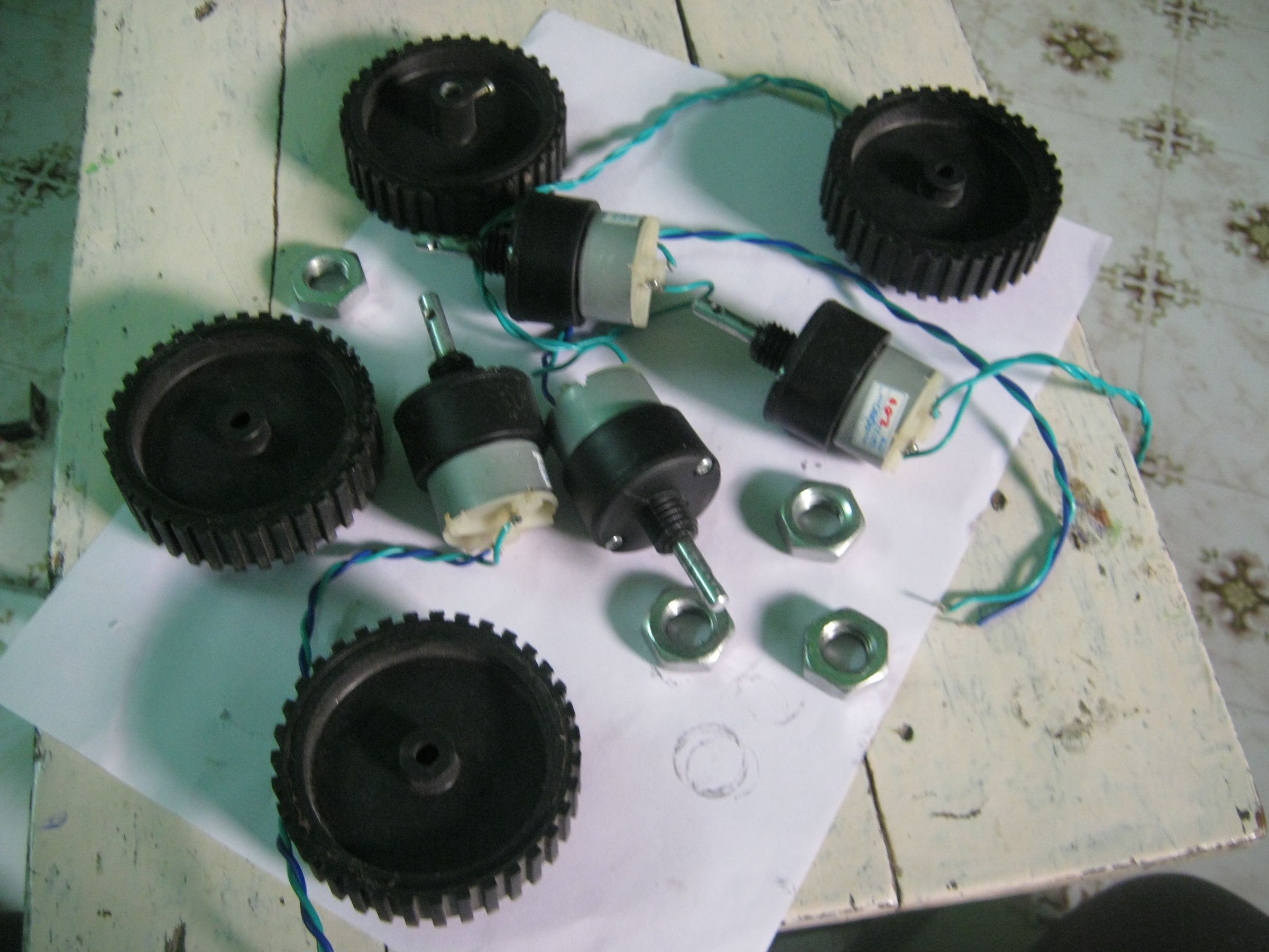 Make a 4WD RC Car : 6 Steps - Instructables