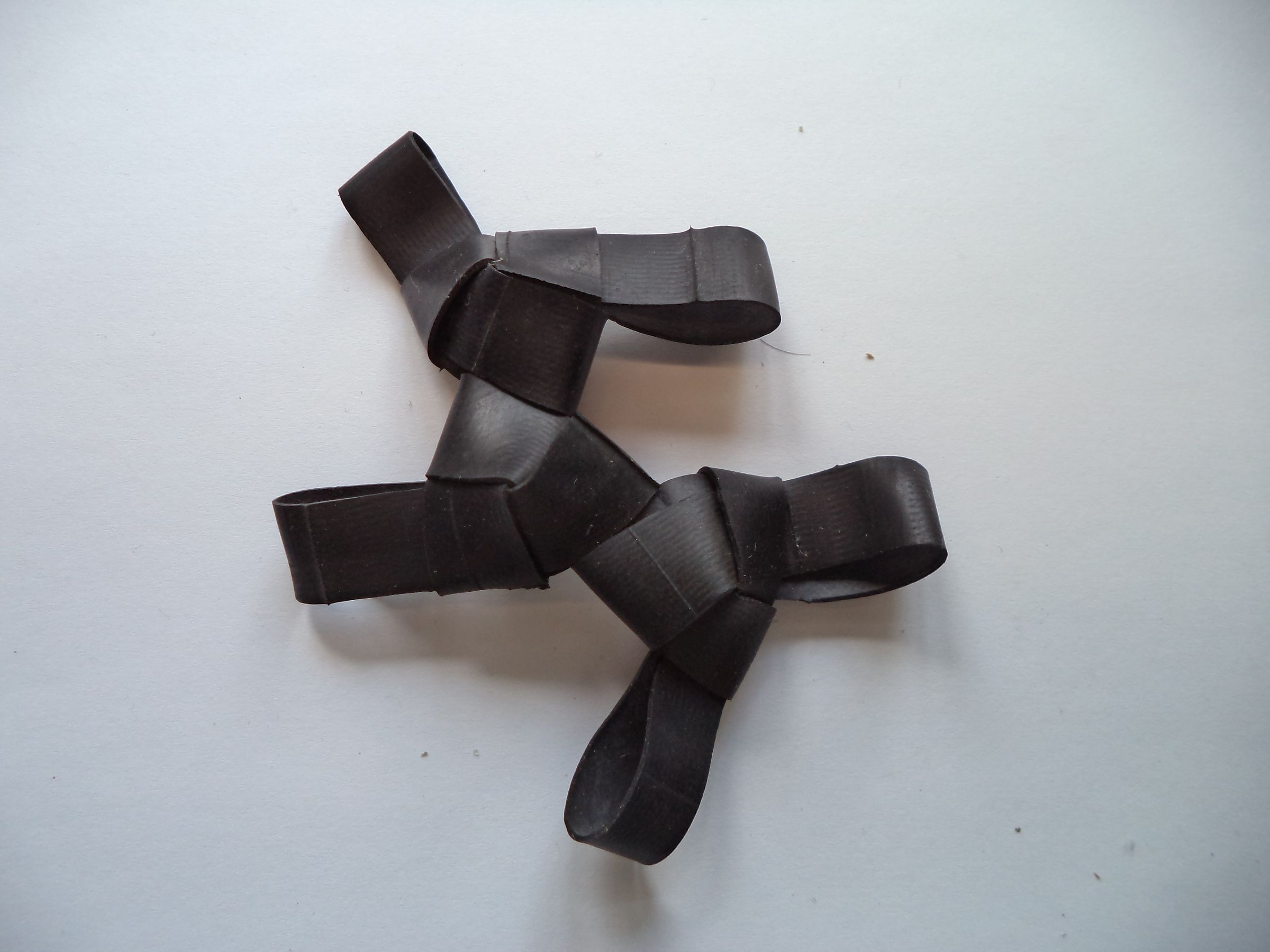 Backpack Cargo Net From Inner Tubes : 26 Steps (with Pictures ...