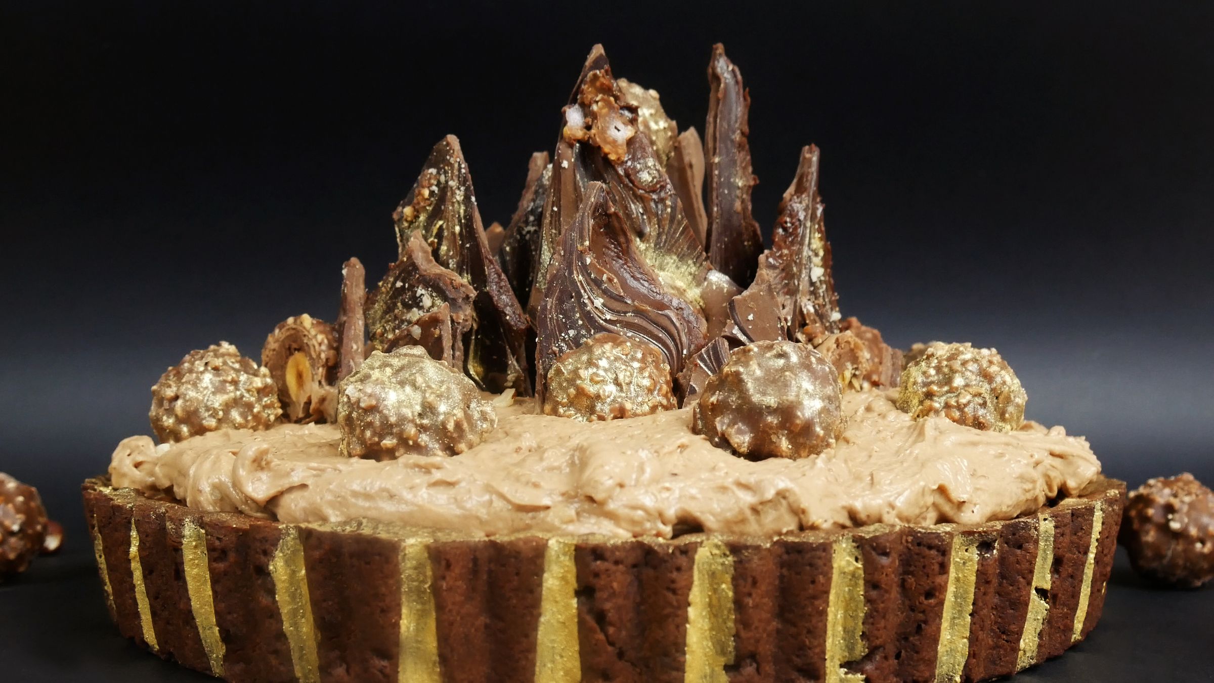 FERRERO ROCHER NUTELLA BROWNIE TART WITH NUTELLA BUTTERCREAM & FERRERO ...
