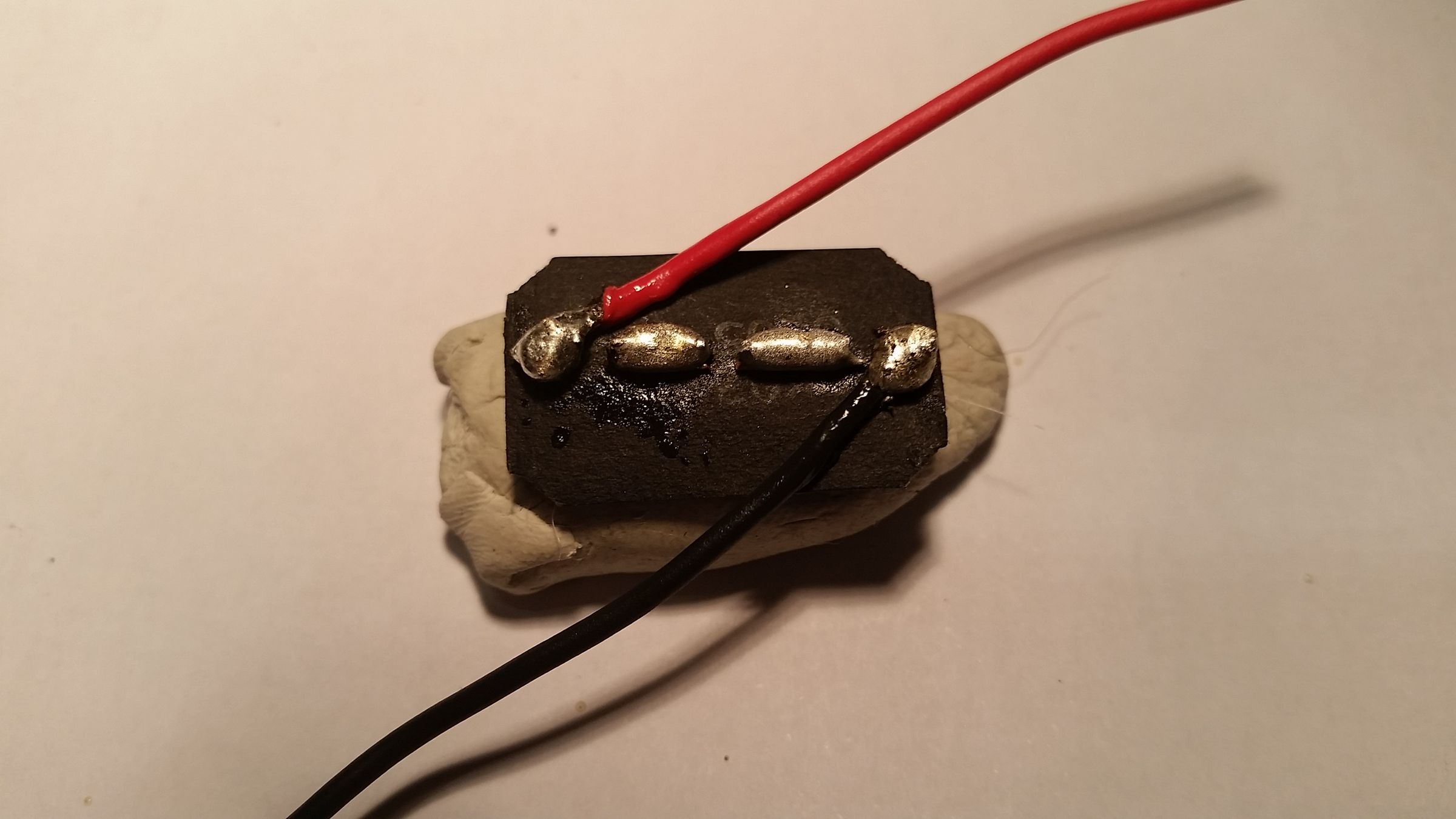 DIY 9 Volt LED Emergency/Backpack Flash Light : 10 Steps - Instructables