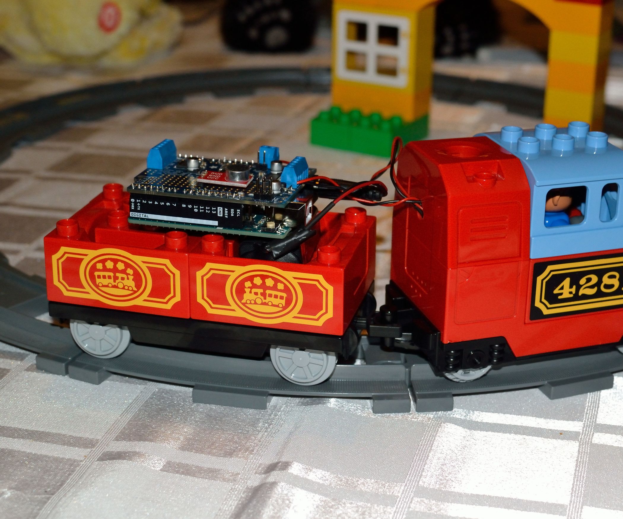 Arduino-controlled, Noise-activated Duplo Trainset : 7 Steps (with ...