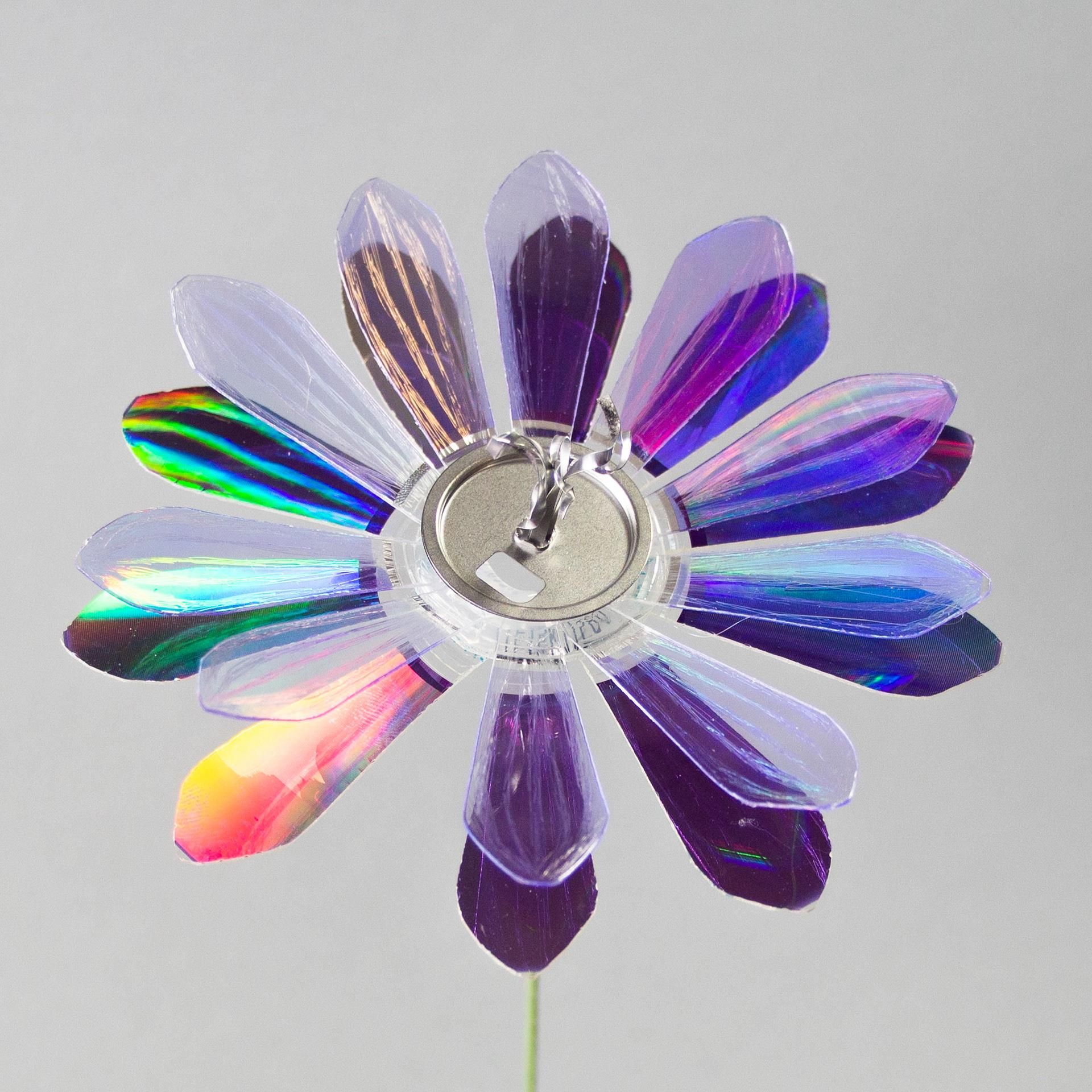 Recycled Flowers From DVDs, CDs, and Floppy Disks : 7 Steps (with ...