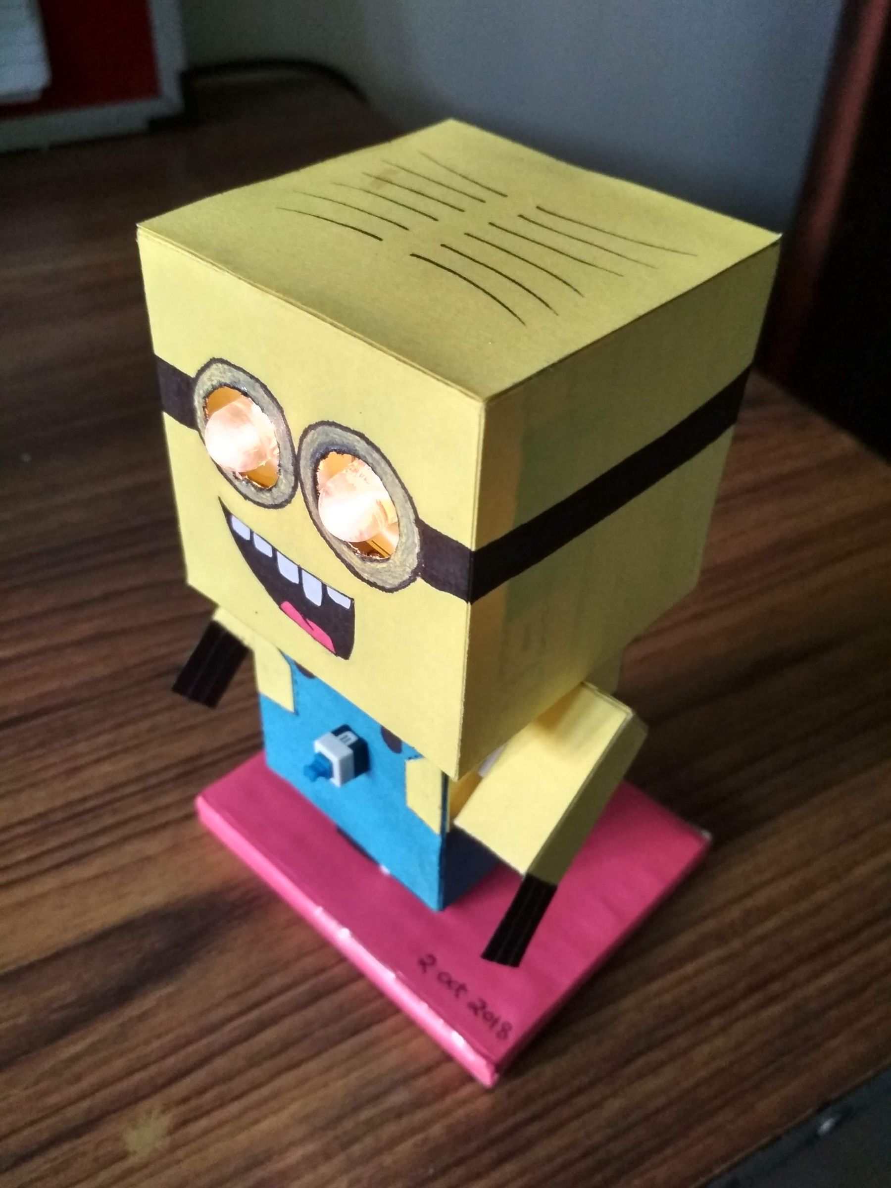 Minion Cubecraft Toy (A Flashlight Toy) : 4 Steps - Instructables