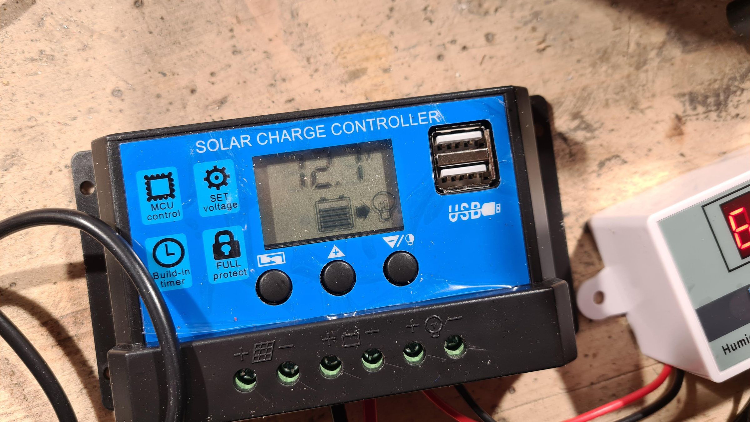 Solar Powered Humidity Extractor : 7 Steps (with Pictures) - Instructables