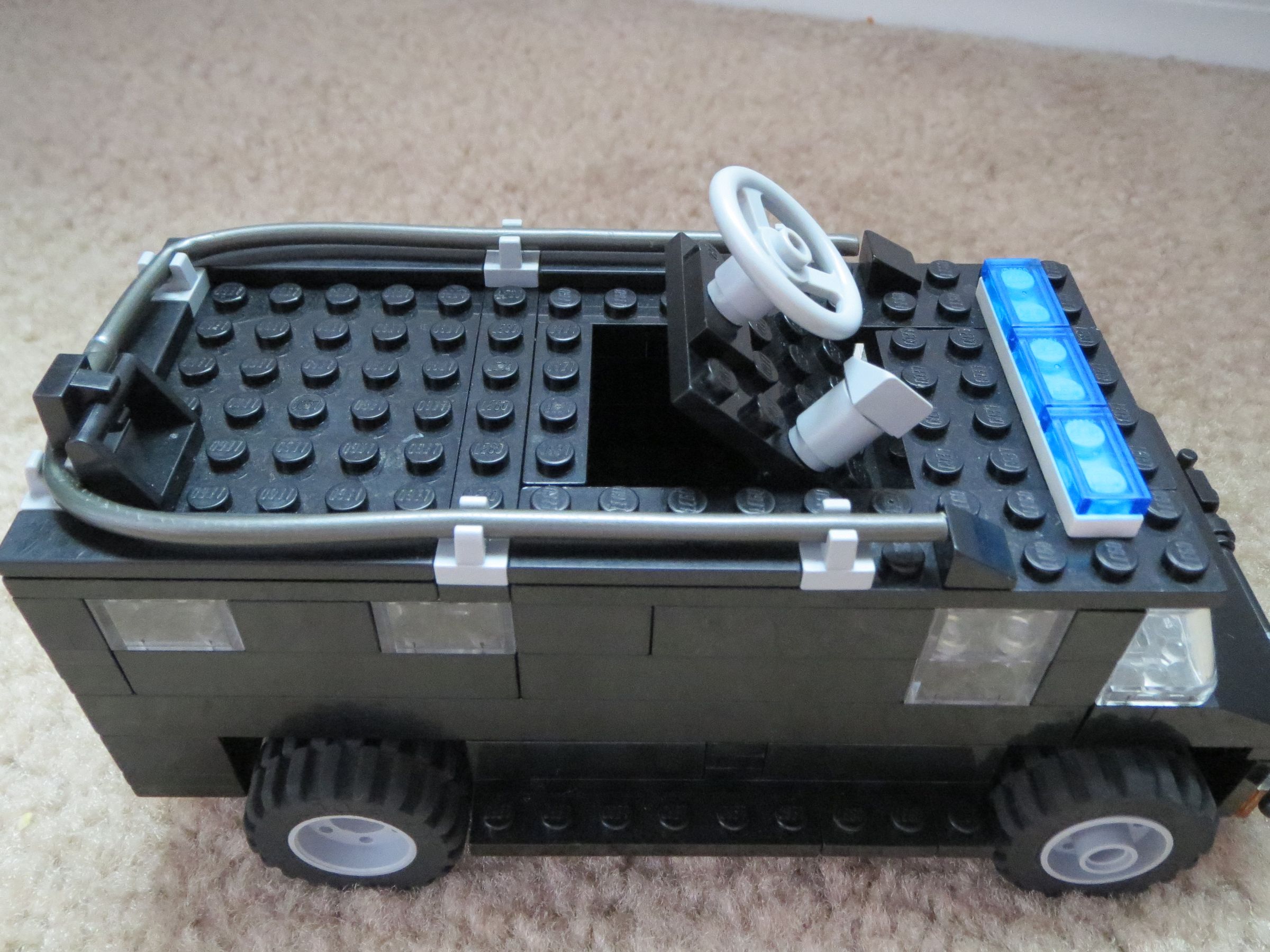 Lego SWAT Lenco BearCat - Instructables