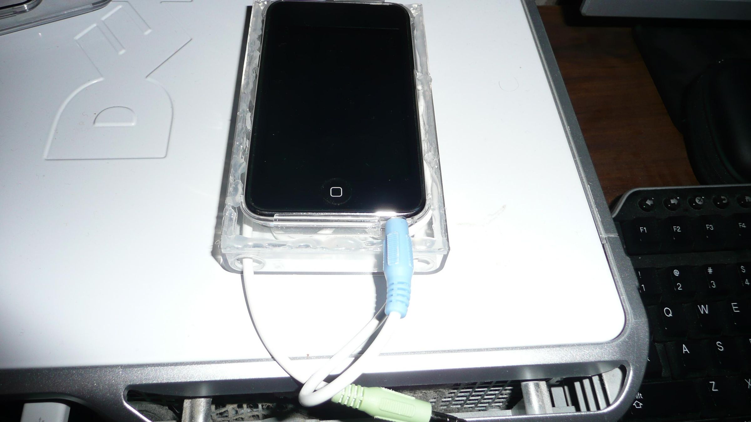 IPod Touch Dock for the Car. : 7 Steps - Instructables