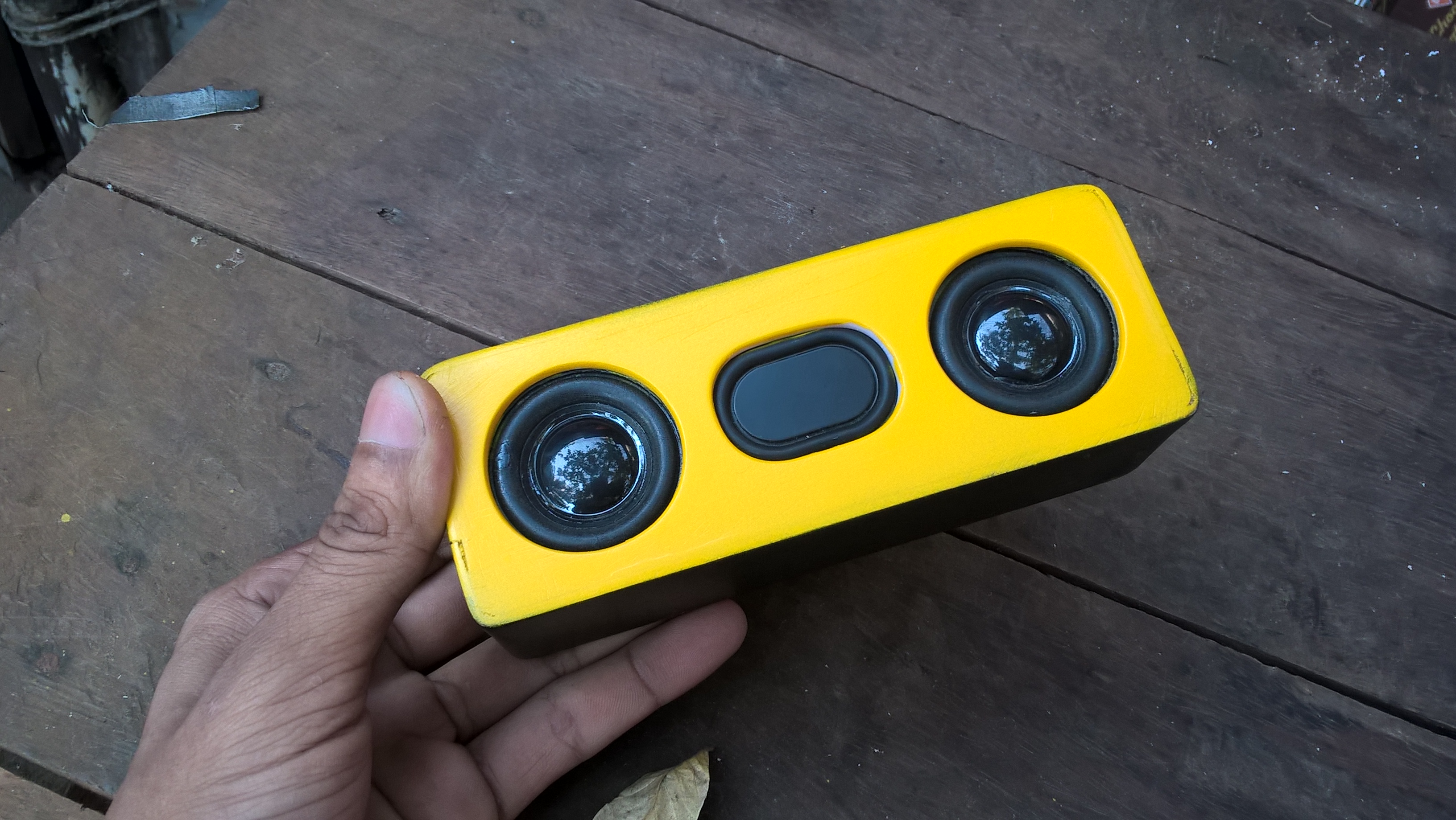 DIY Mini Bluetooth Speaker (BoombeAt :) : 20 Steps (with Pictures ...