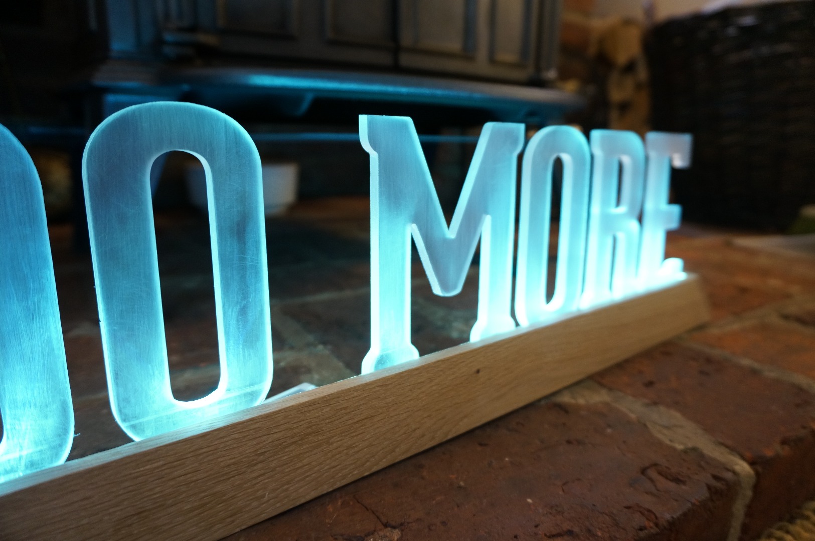 LED Backlit 'DO MORE' Sign : 8 Steps - Instructables