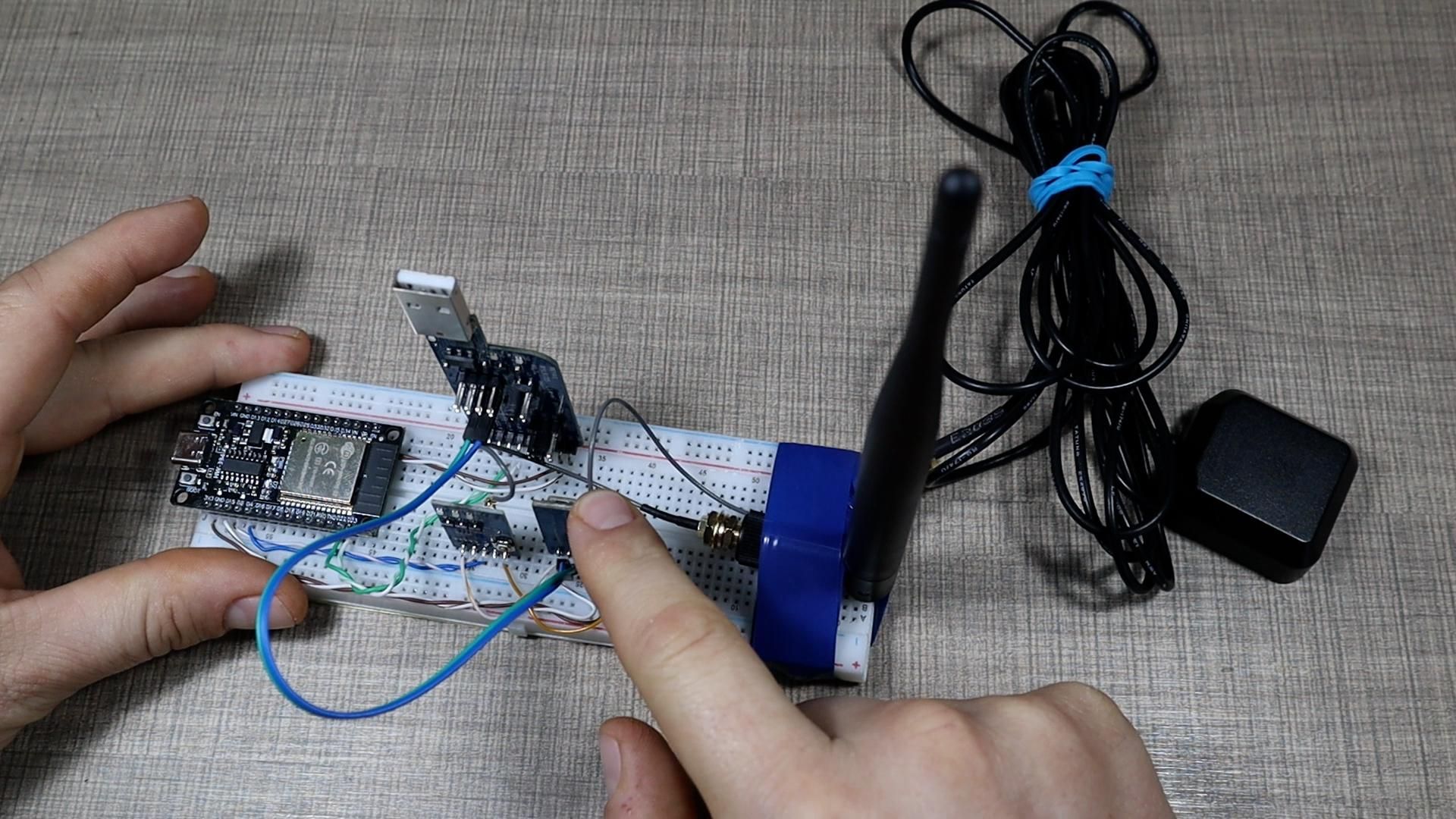 Helium Based DIY GPS Vehicle Tracker With RYS8839 and RYLR993 and ESP32 ...
