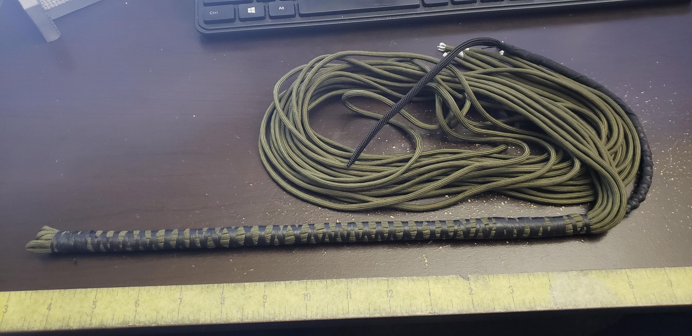 3 Tailed 24 Plait Paracord Bullwhip : 7 Steps - Instructables