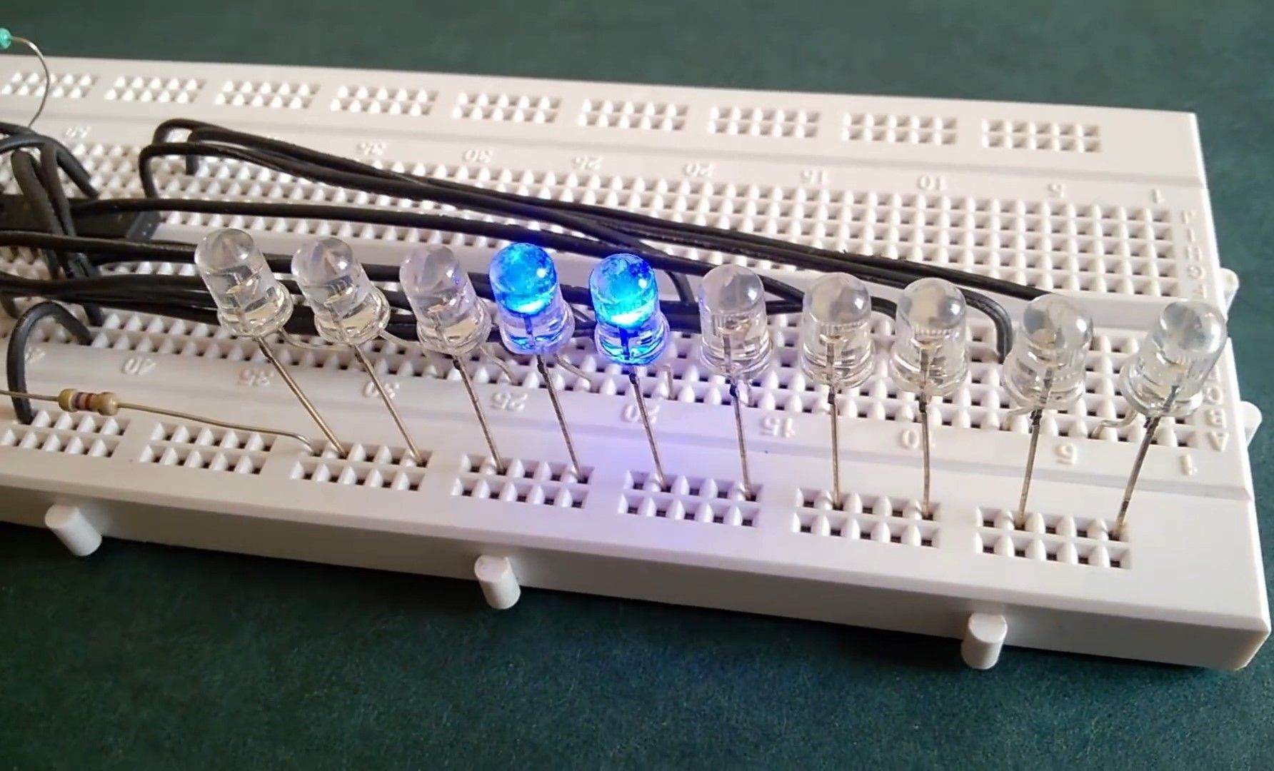 LED Chaser Electronic Circuit Using 555 Timer IC : 20 Steps - Instructables