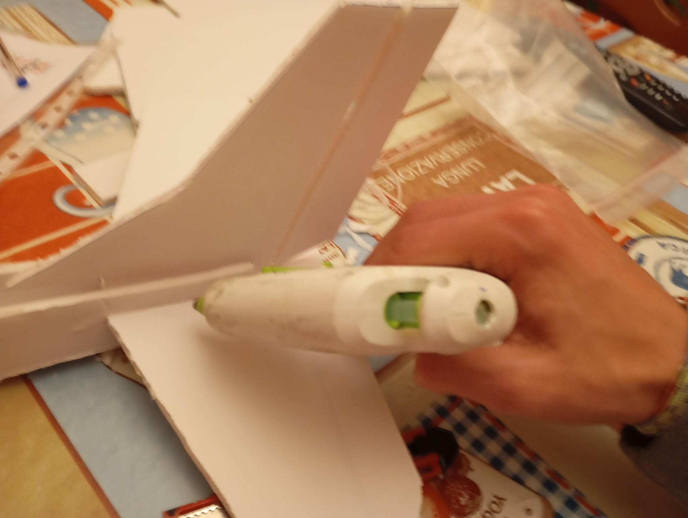 Lightweight Foamboard RC Glider: Build Your Own Remote-Controlled Plane ...