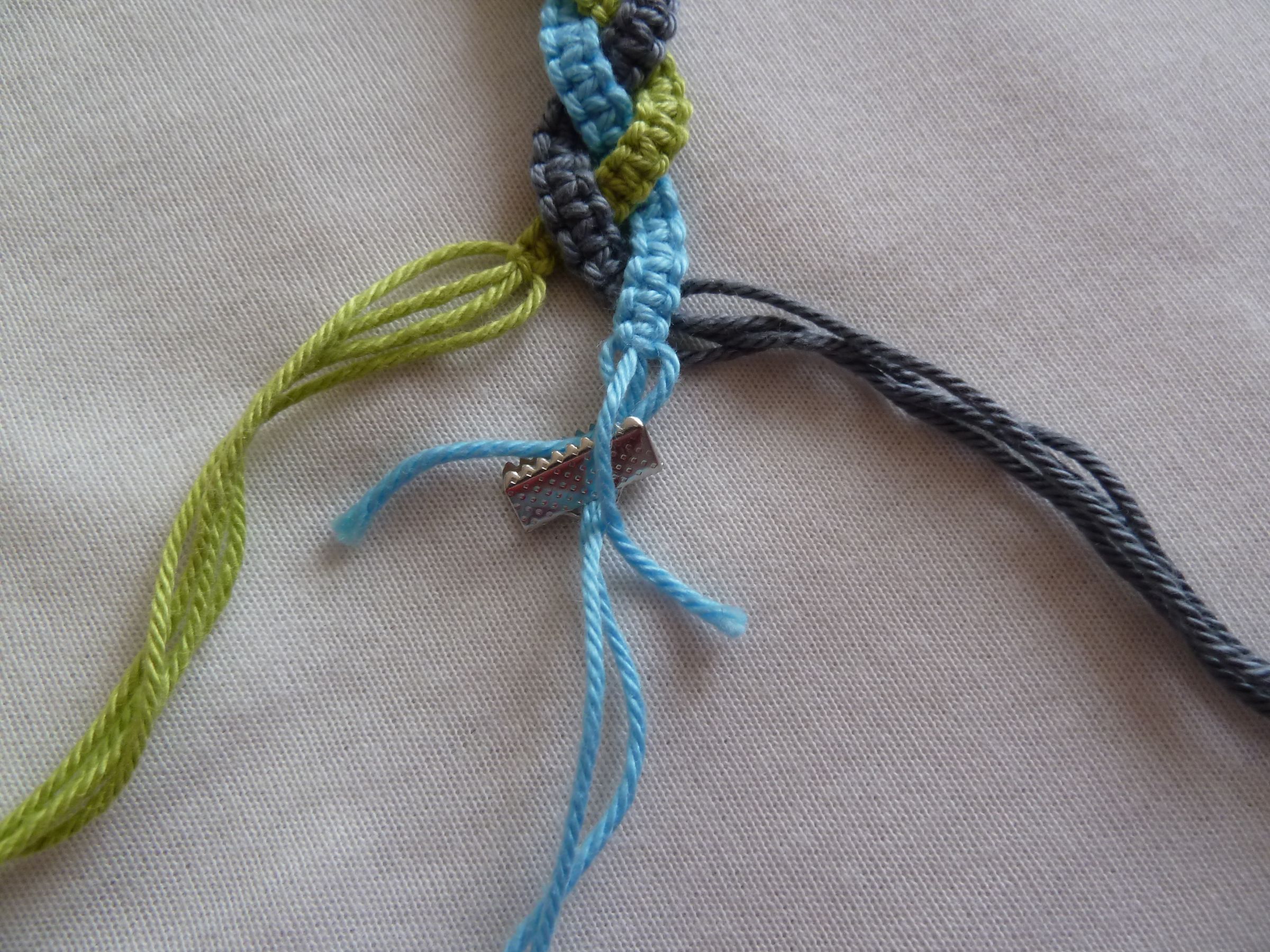 Braided Macrame Bracelet : 14 Steps (with Pictures) - Instructables