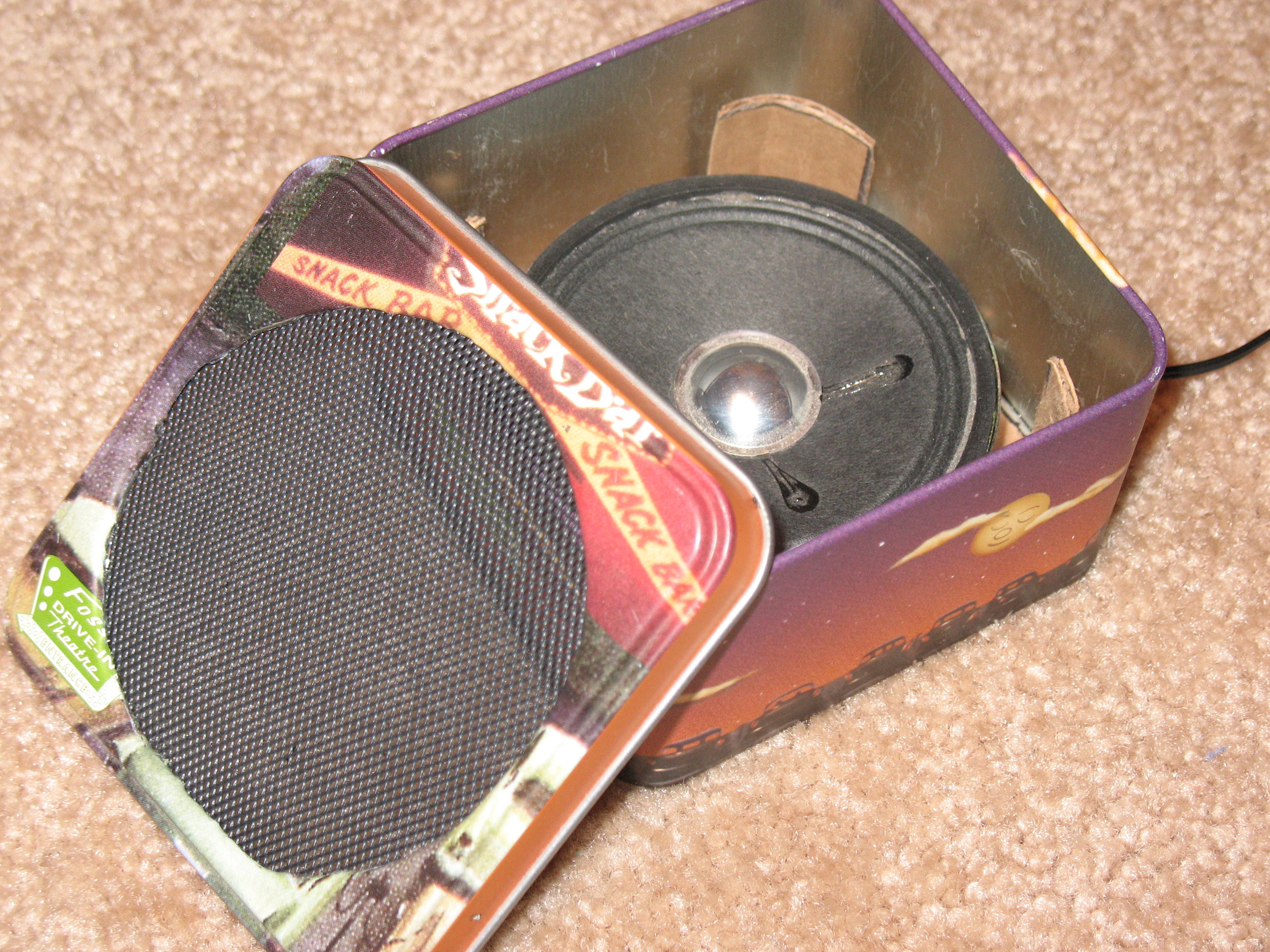 Speaker Made From a Fossil Watch Container (for an Ipod) : 4 Steps ...