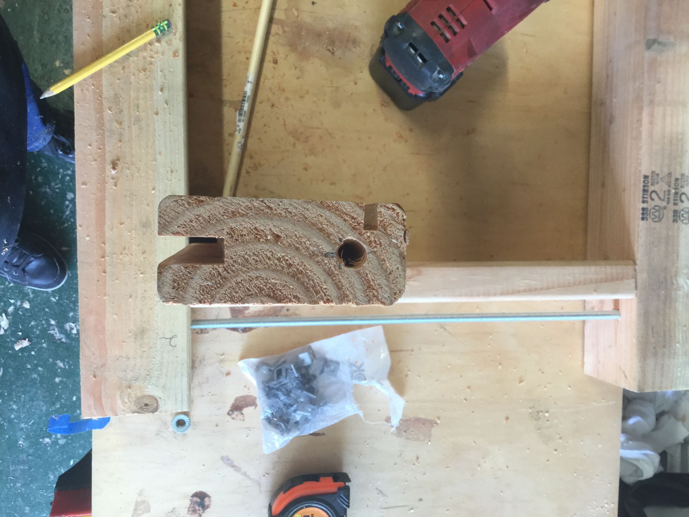 Sturdy Workbench : 12 Steps (with Pictures) - Instructables
