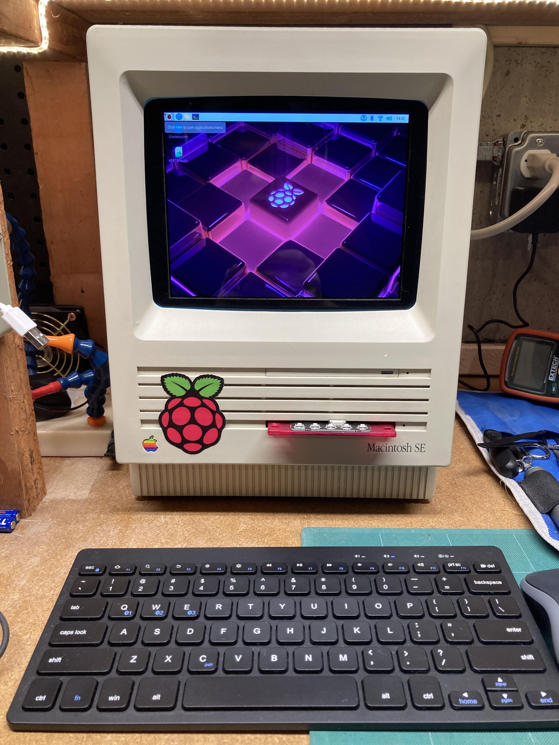 Convert a Vintage Apple Macintosh Computer Into a Raspberry Pi Desktop ...