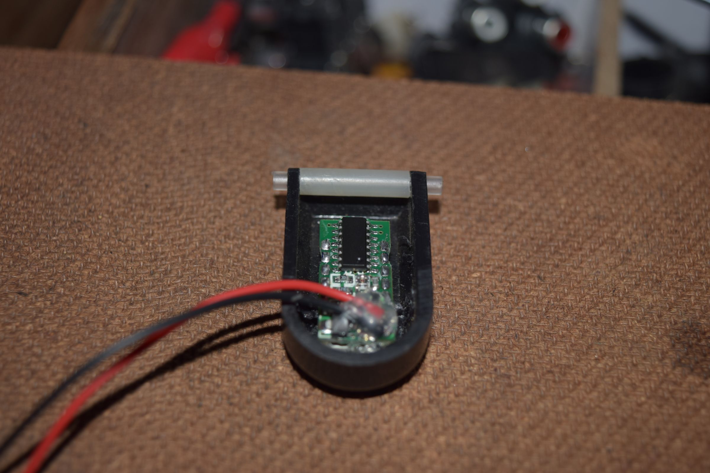 Keychain Voltmeter : 8 Steps (with Pictures) - Instructables