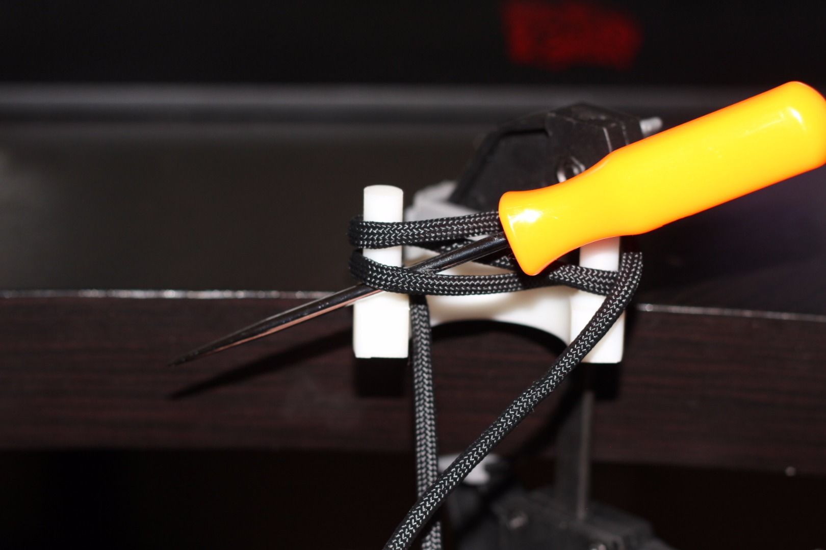 3D Printed Two Peg Spool Knitting - the Beginning : 6 Steps - Instructables