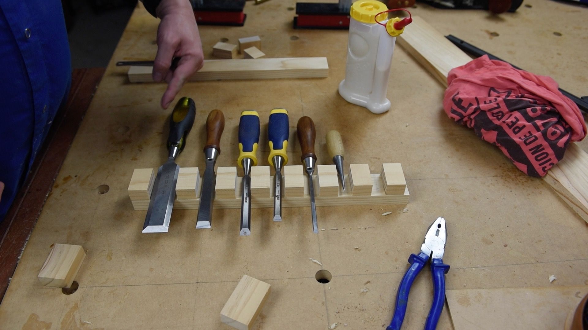 Woodworking Projects for Beginners: Make a DIY Chisel Rack : 8 Steps ...