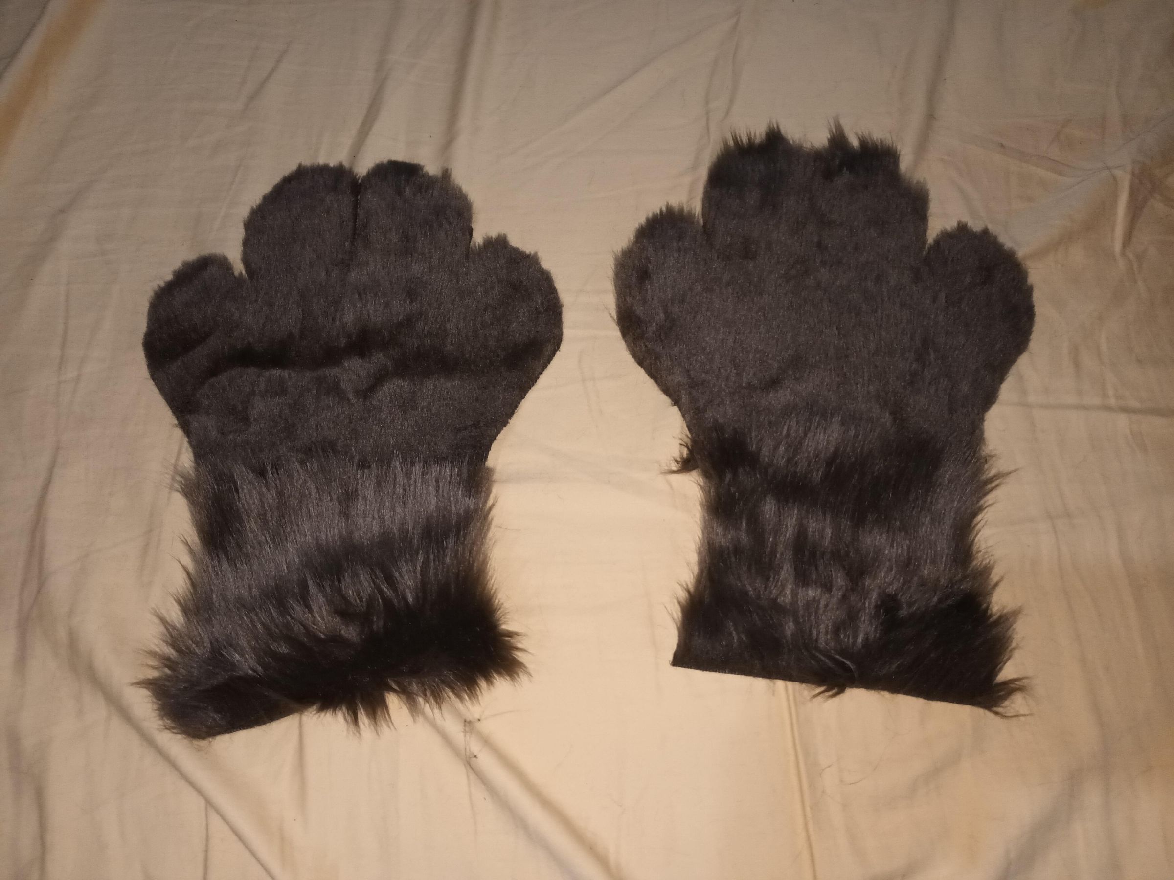 Theo Hand Paws : 9 Steps - Instructables