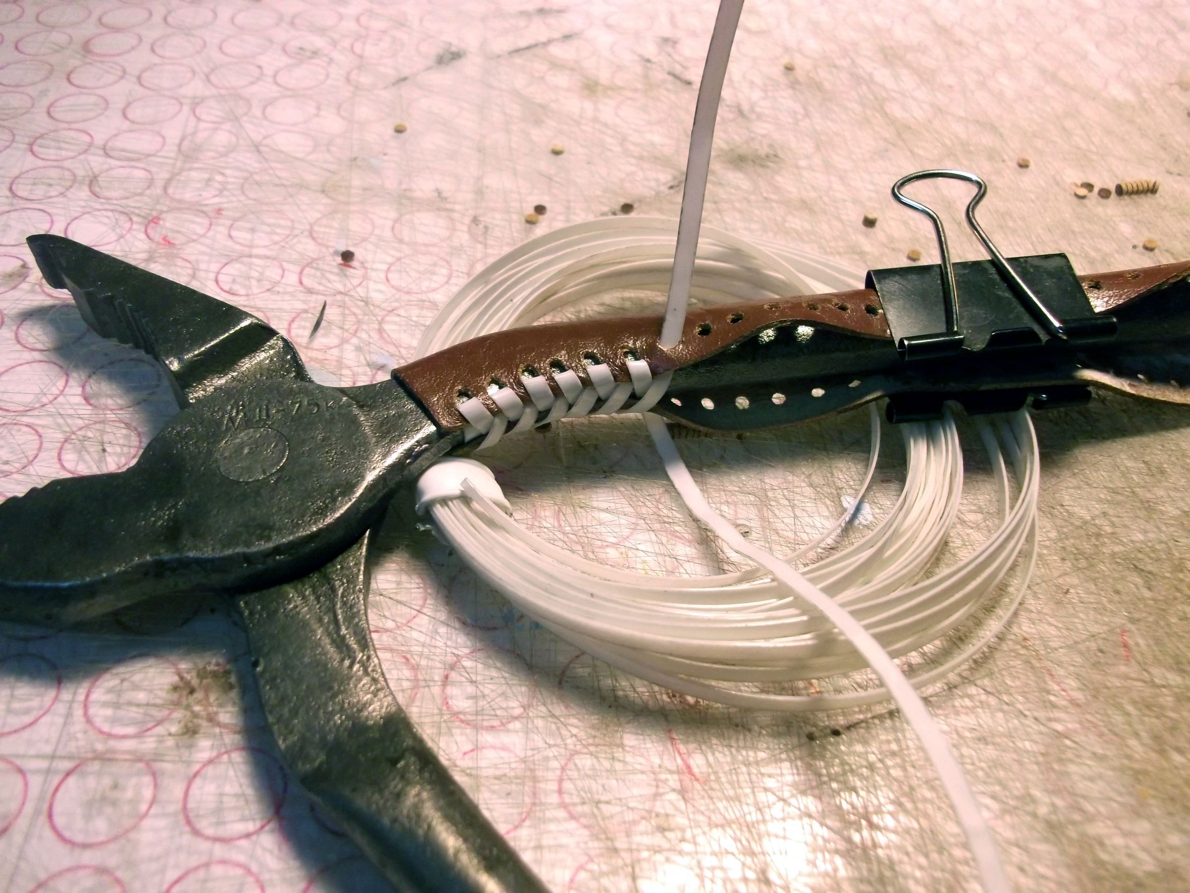 Making/Fixing Tool Grips With Plastic Bottle String : 8 Steps (with ...