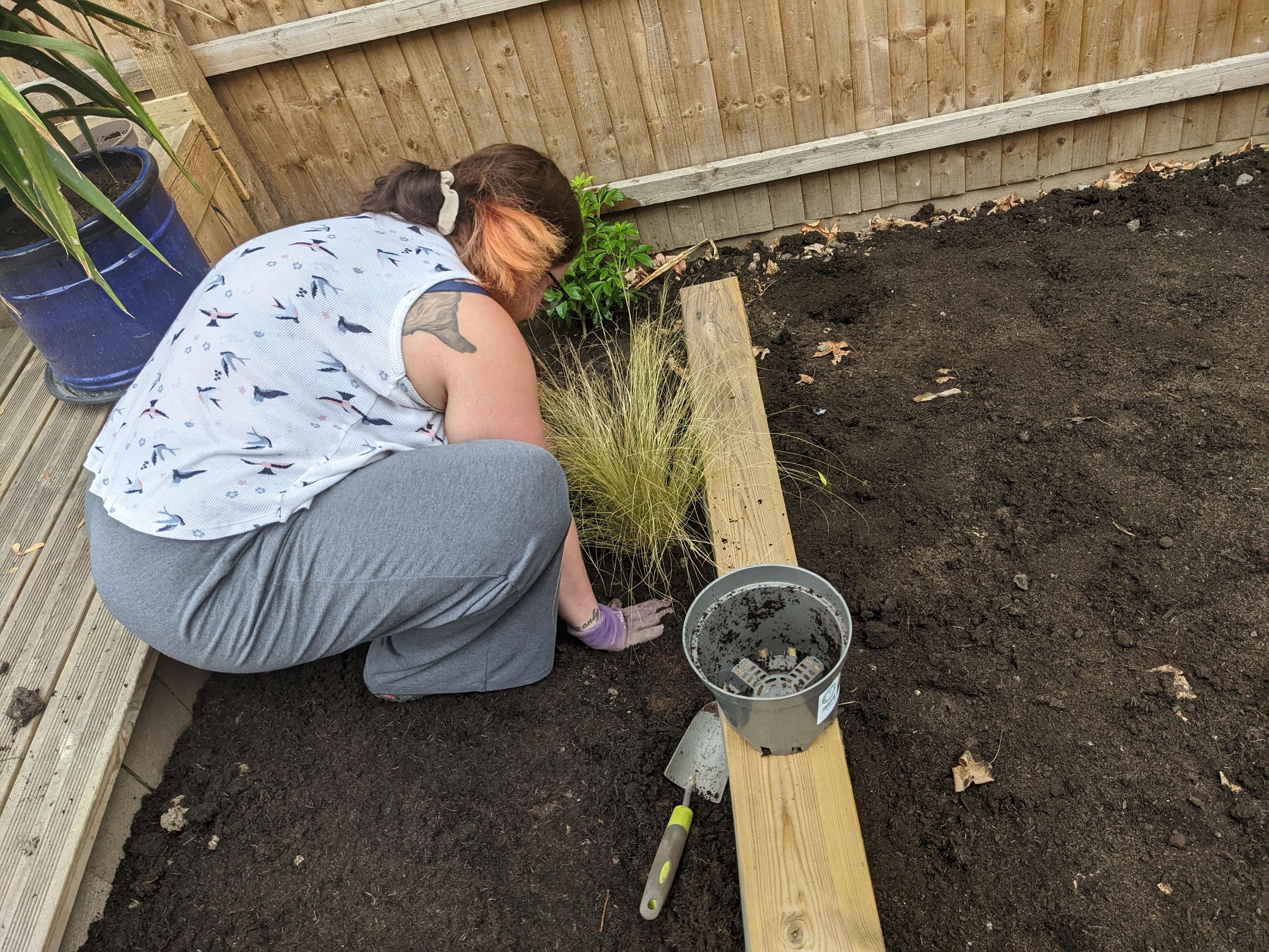 Creating a Beautiful Tiered Garden From a Boring New Build Slope : 8 ...
