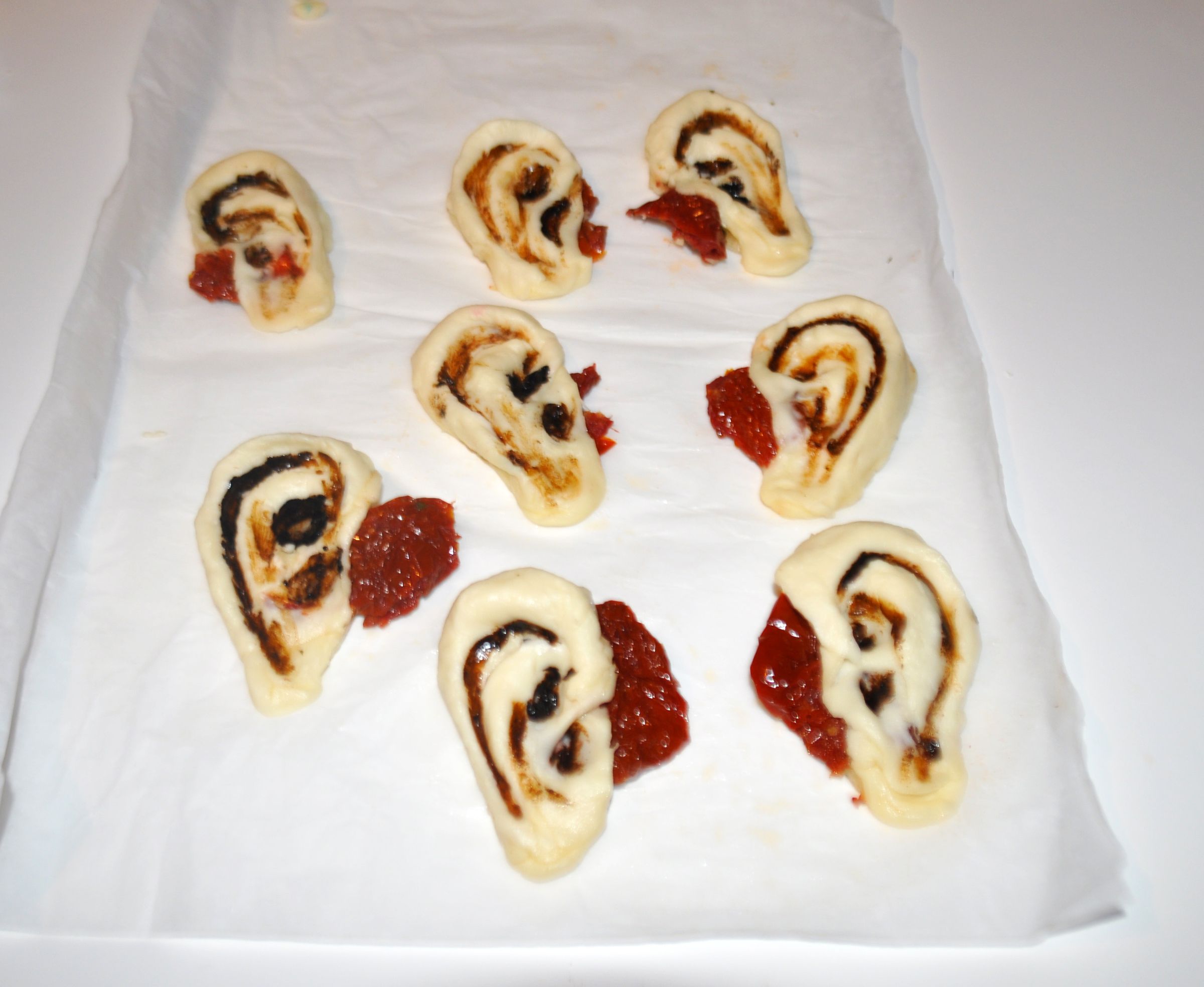 Zombie-Ear Necklace Snack (The Walking Dead) : 7 Steps (with Pictures ...