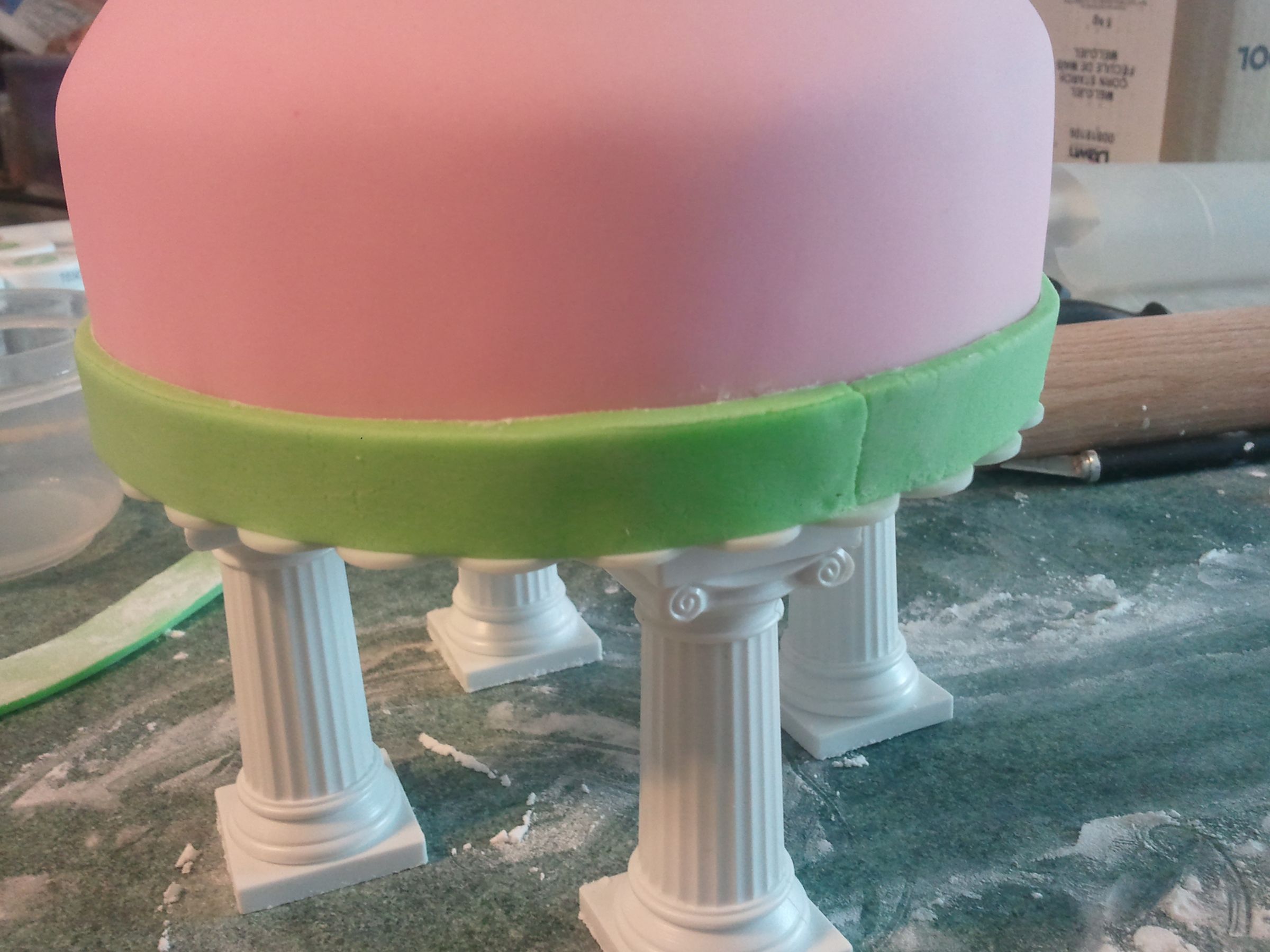 How to Use Fondant to Make an Awesome Cake : 11 Steps (with Pictures ...